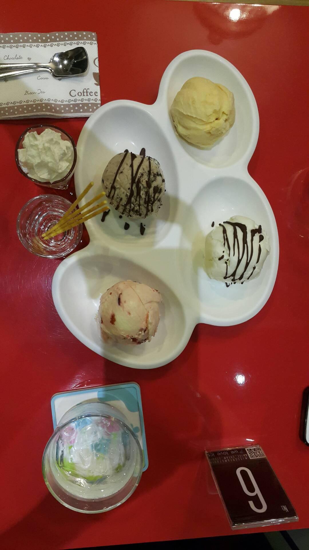 รีวิว Ice cream studio - ไอศครีมโฮมเมดในร้านบรรยากาศดีๆ