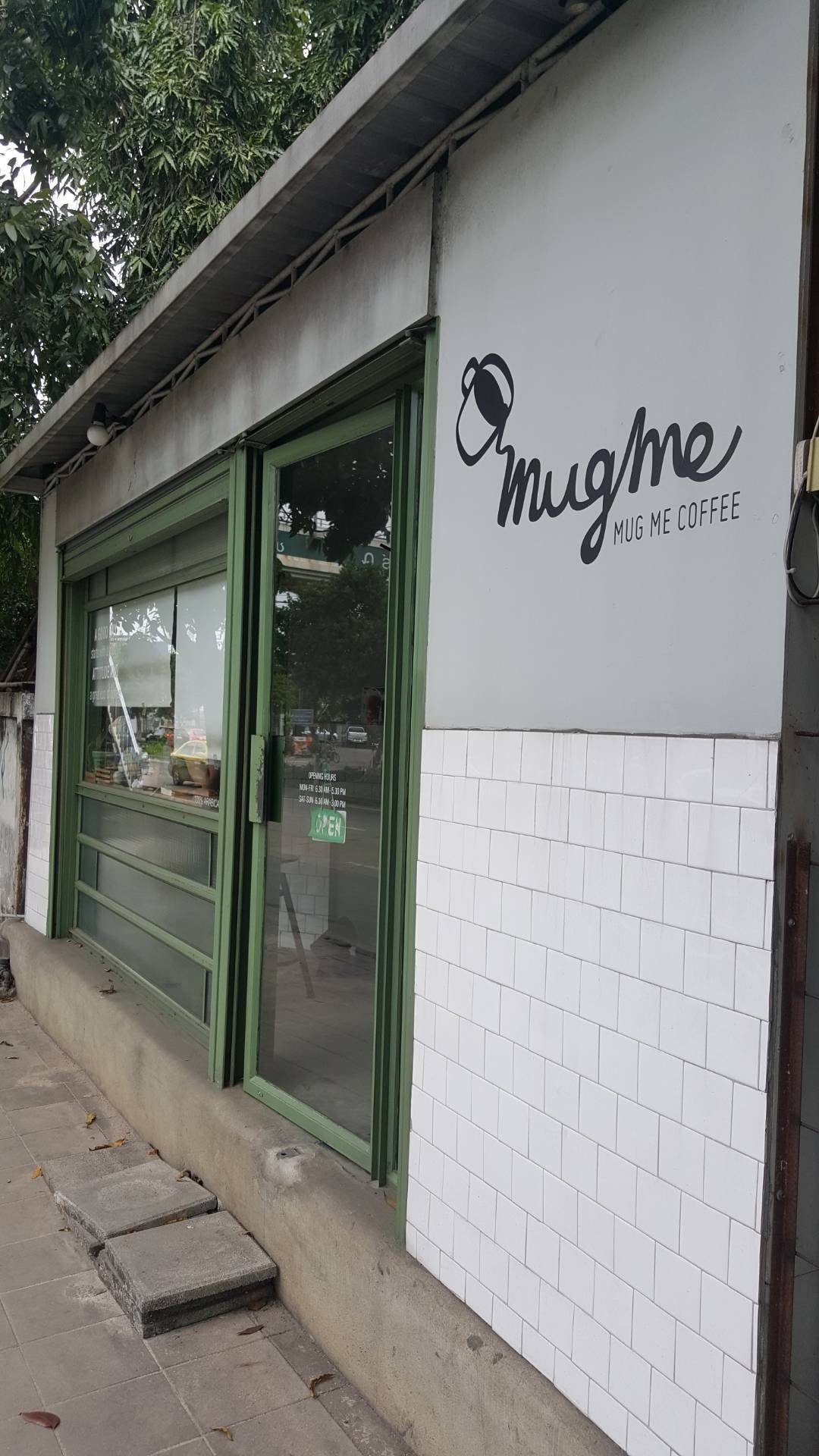รีวิว Mug Me Coffee - ร้านกาแฟเล็กๆ ริมถนน มองหายากหน่อย