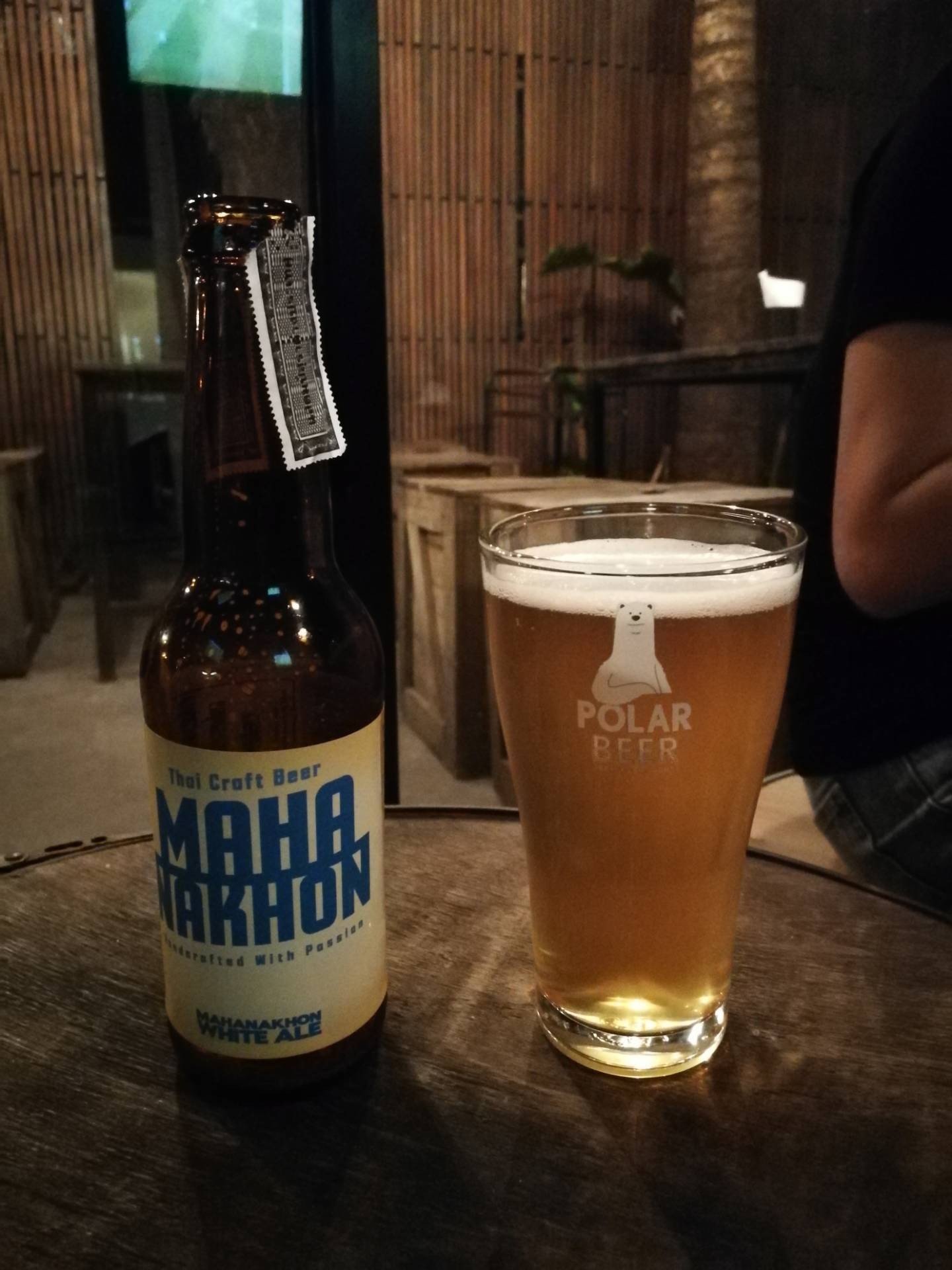 Mahanakhon • Thai Craft Beer (180 ฿) ร้าน In The Box Bar Station