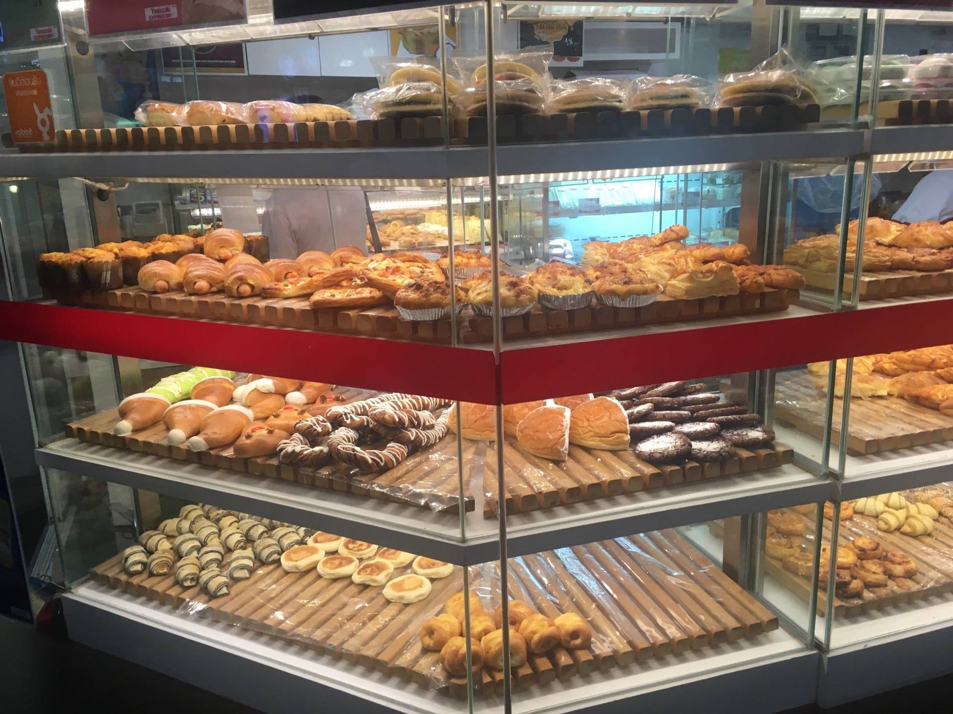 รูป ร้านยามาซากิเอ็กซ์เพรส สาขาบีทีเอสศาลาแดง (Yamazaki Express BTS ...