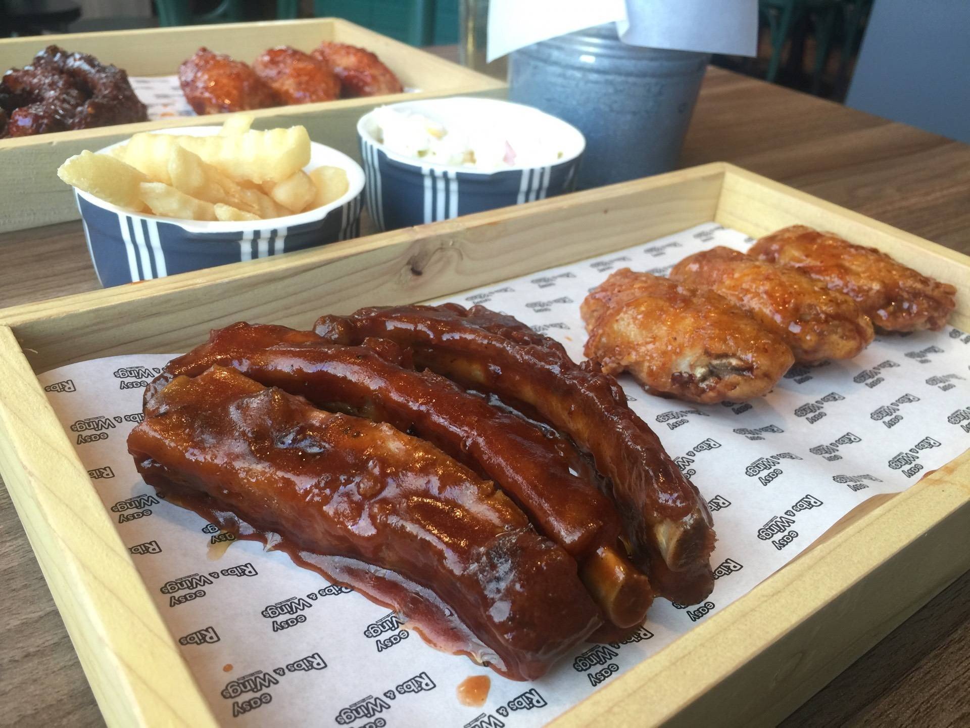 รีวิว Ribs & Wings Mega Bangna - ร้านไก่ทอดและซี่โครงหมูรมควันฟิวชั่น