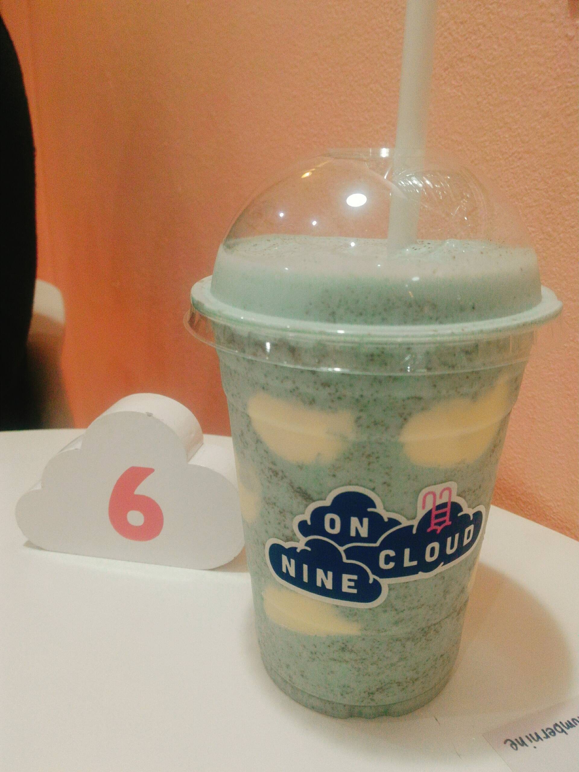 รีวิว On cloud nine - A sky full of desserts - Milke shake มันก็จะนมๆ ...
