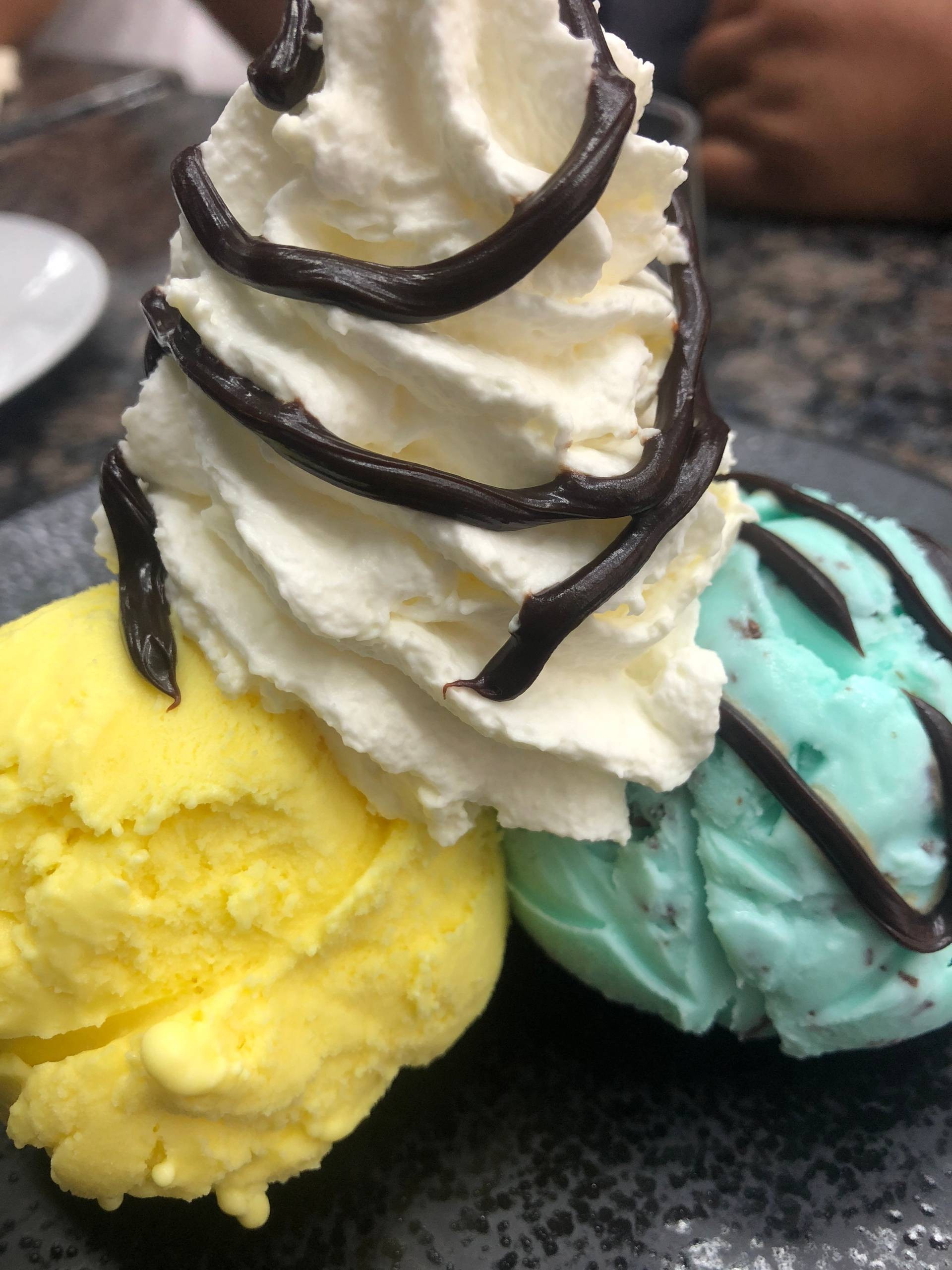 รีวิว Scoop B do ที่ บลู สอง - ไอศครีมเยอะมากๆ