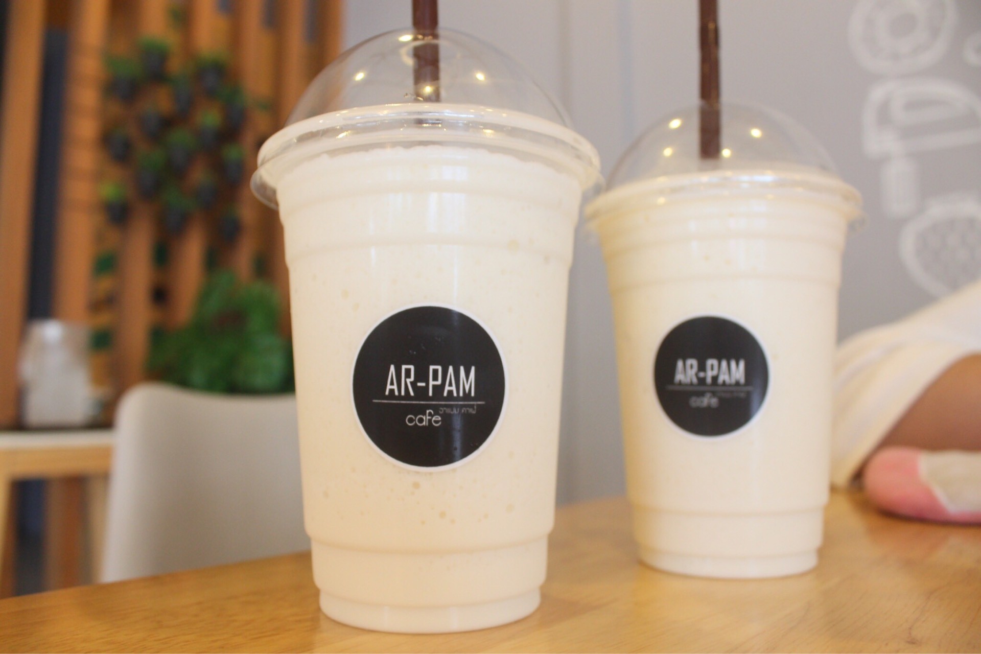 รีวิว Ar-Pam Cafe' - บรรยากาศปานกลาง ราคาปานกลาง รสชาติไม่แย่ ร้านน่ารักมาก