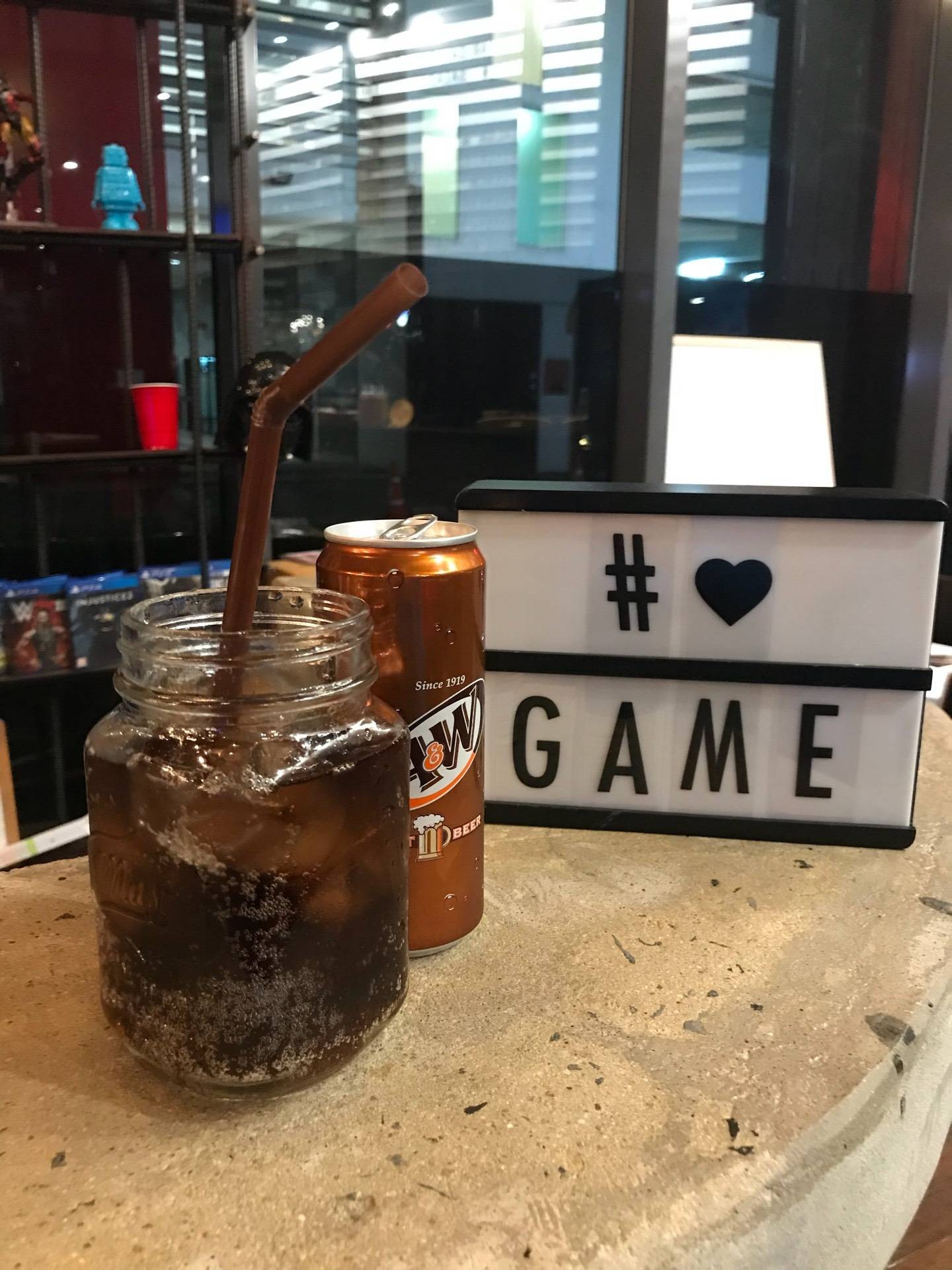 รีวิว Caveman Base - คึกคักยามดึกเล่นไป กินไป กับ บอร์ดเกมส์ และ Steak