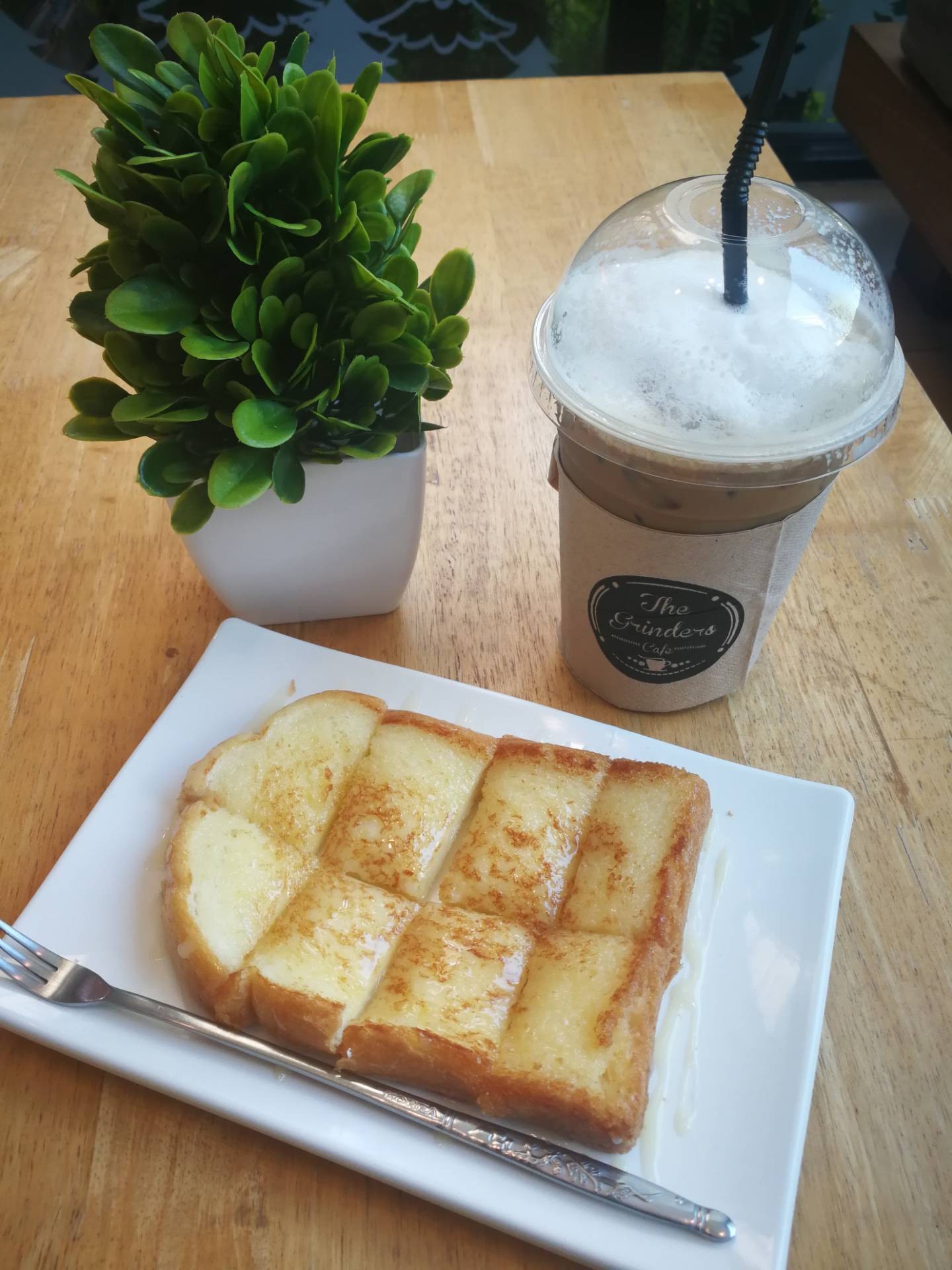 รีวิว The Grinders Cafe โครงการชวนชื่นการ์เด้น - ประทับใจในส่วนของตัว ...