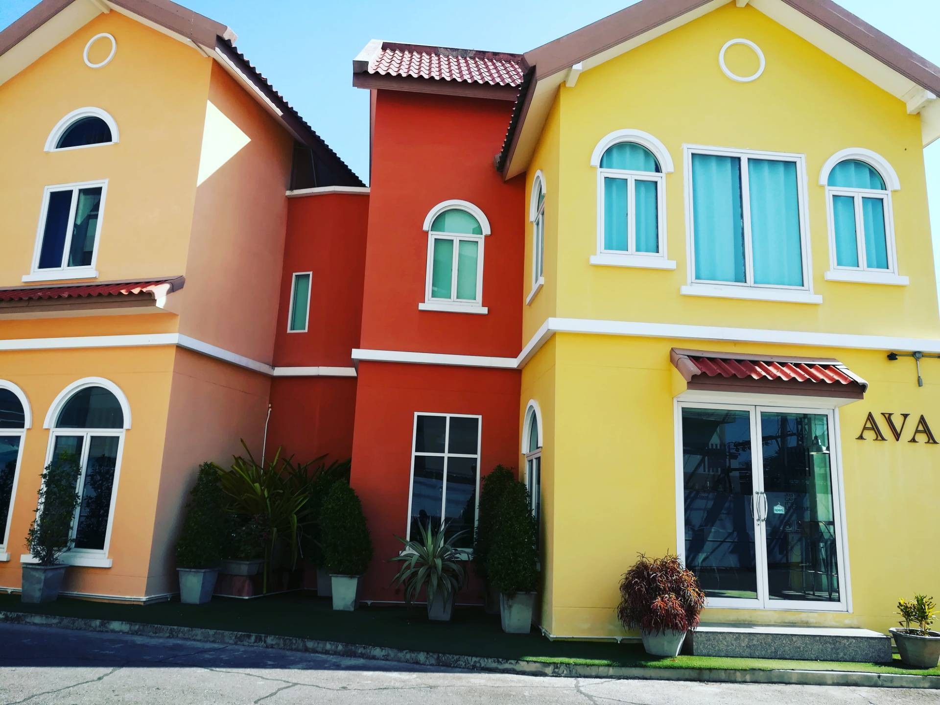 รีวิว AVA Cafe & Eatery - ร้านกาแฟรสชาติถูกปาก บริการถูกใจ