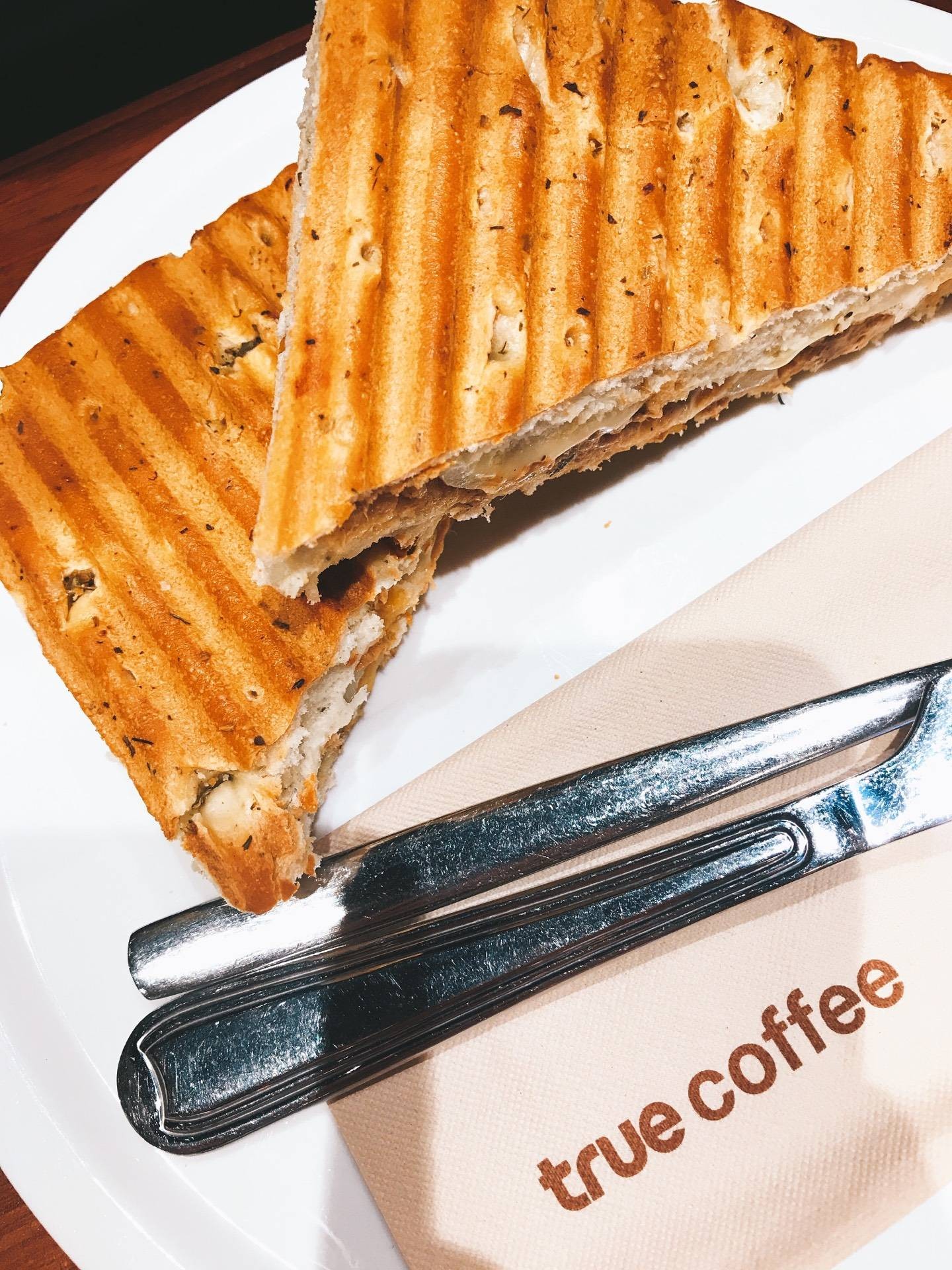 รีวิว True Coffee สยามพารากอน - อ่านหนังสือ นั่งทำงานชิงๆ พร้อมเครื่องดื่มรสชาติดี