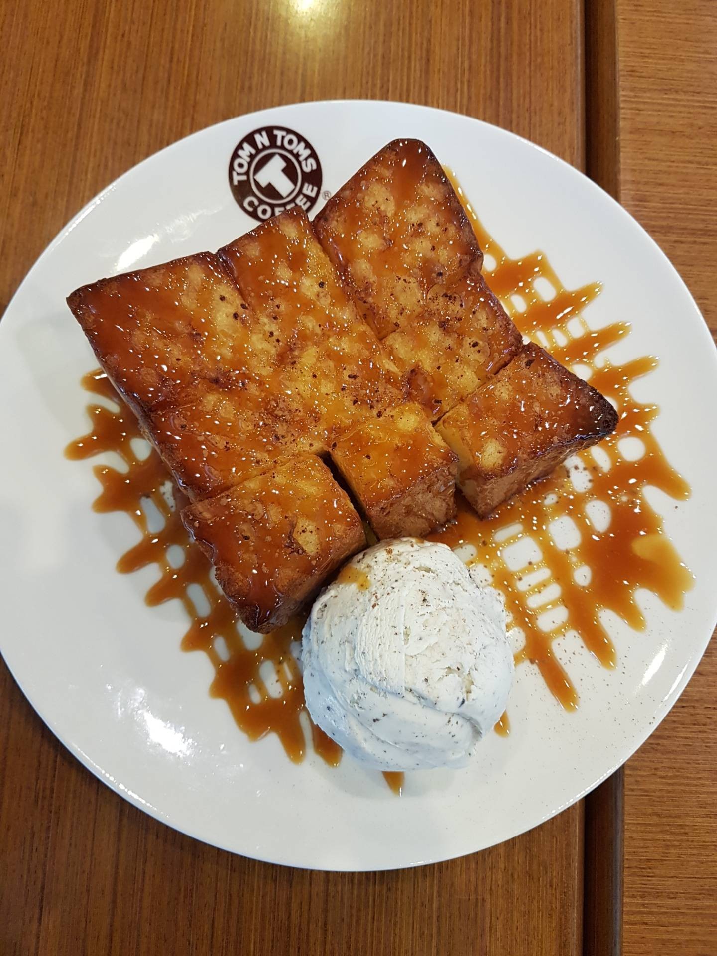 ร้าน TOM N TOMS COFFEE AIA Capital Center Ratchada | รีวิวร้านอาหาร ...