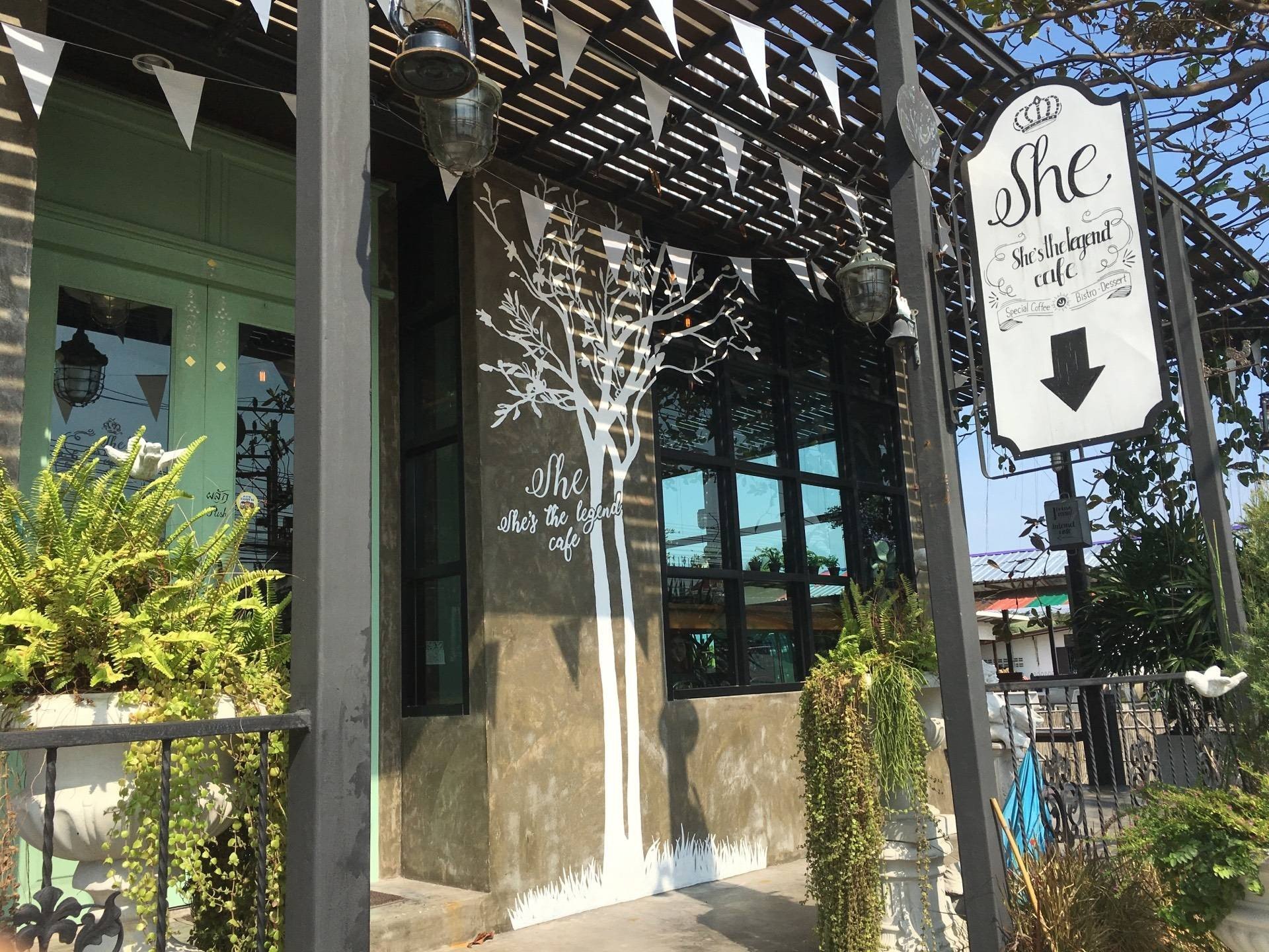 รีวิว She's The Legend Cafe - รสชาติอาหาร 👍👍👌 บรรยากาศ 👍👍👍👌 บริการ 👍👍👌 ...