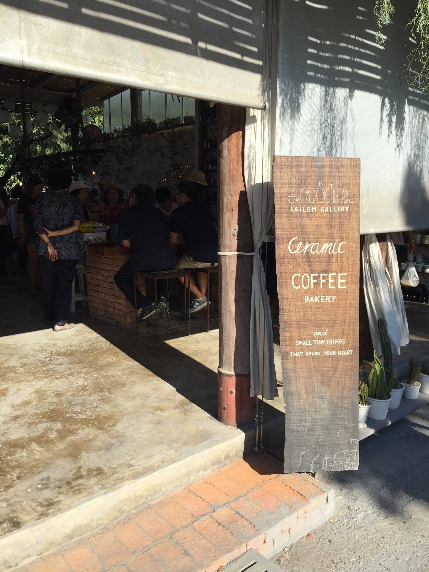 รีวิว Sailom Gallery - เครปอร่อย เครื่องดื่มต้องปรับปรุง