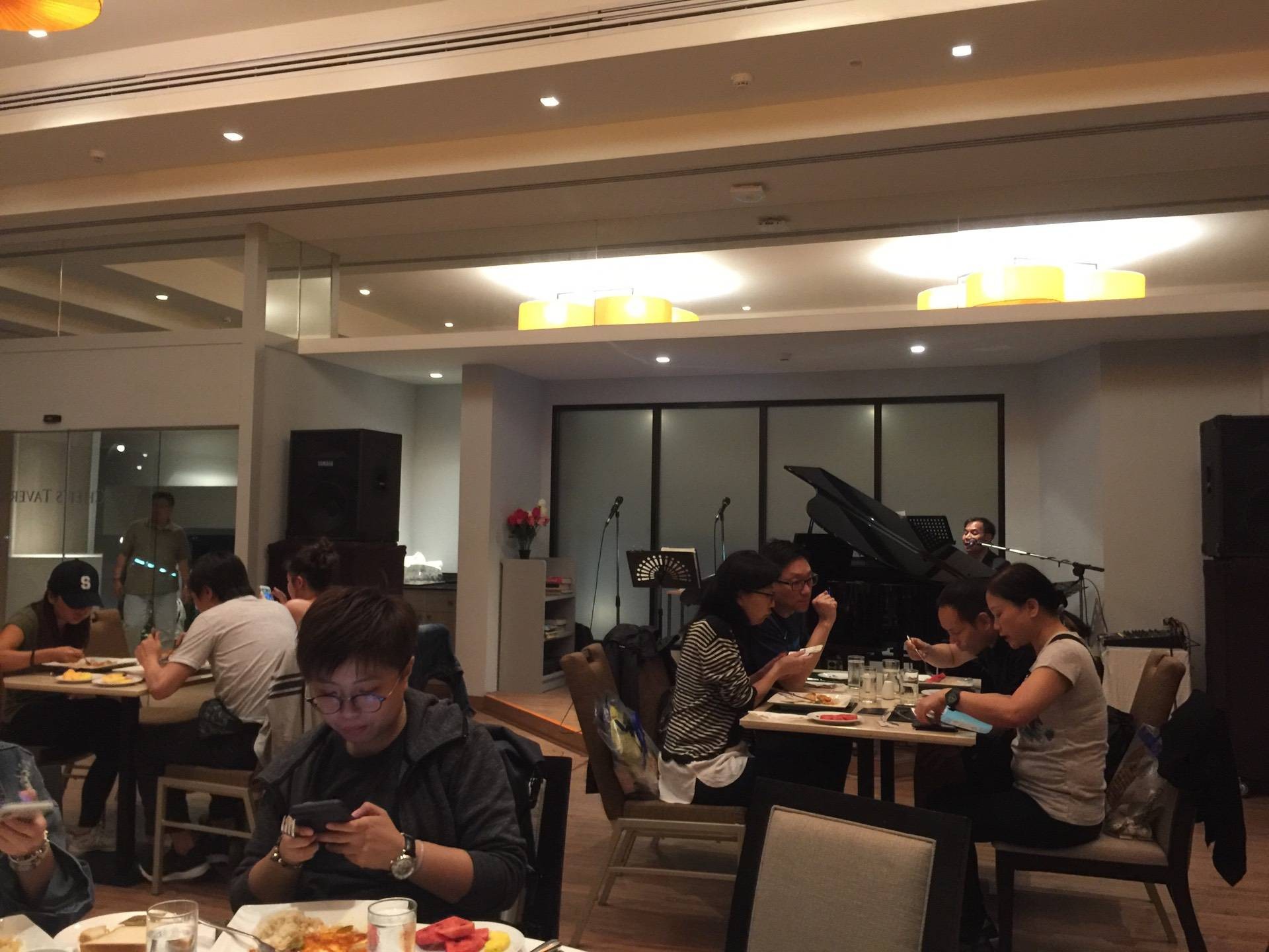 รูป โรงแรม หลุยส์ แทเวิร์น