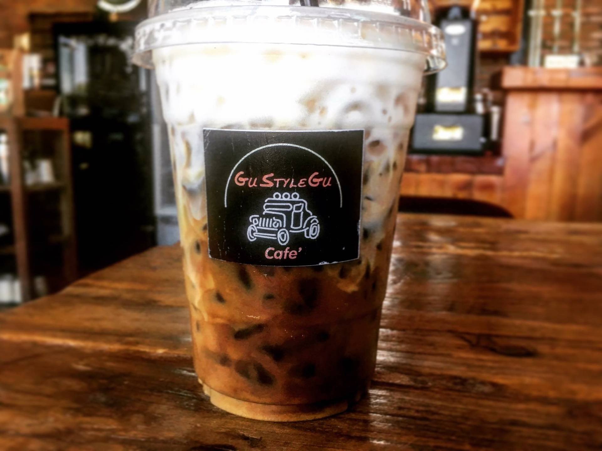 รีวิว Gu Style Gu cafe - ชิวๆ ผ่อนคลายต้องร้านนี้เลยค่ะกาแฟเข้มเบียร์เย็นวิวดี ภายในร้านมีรถสมัย ...