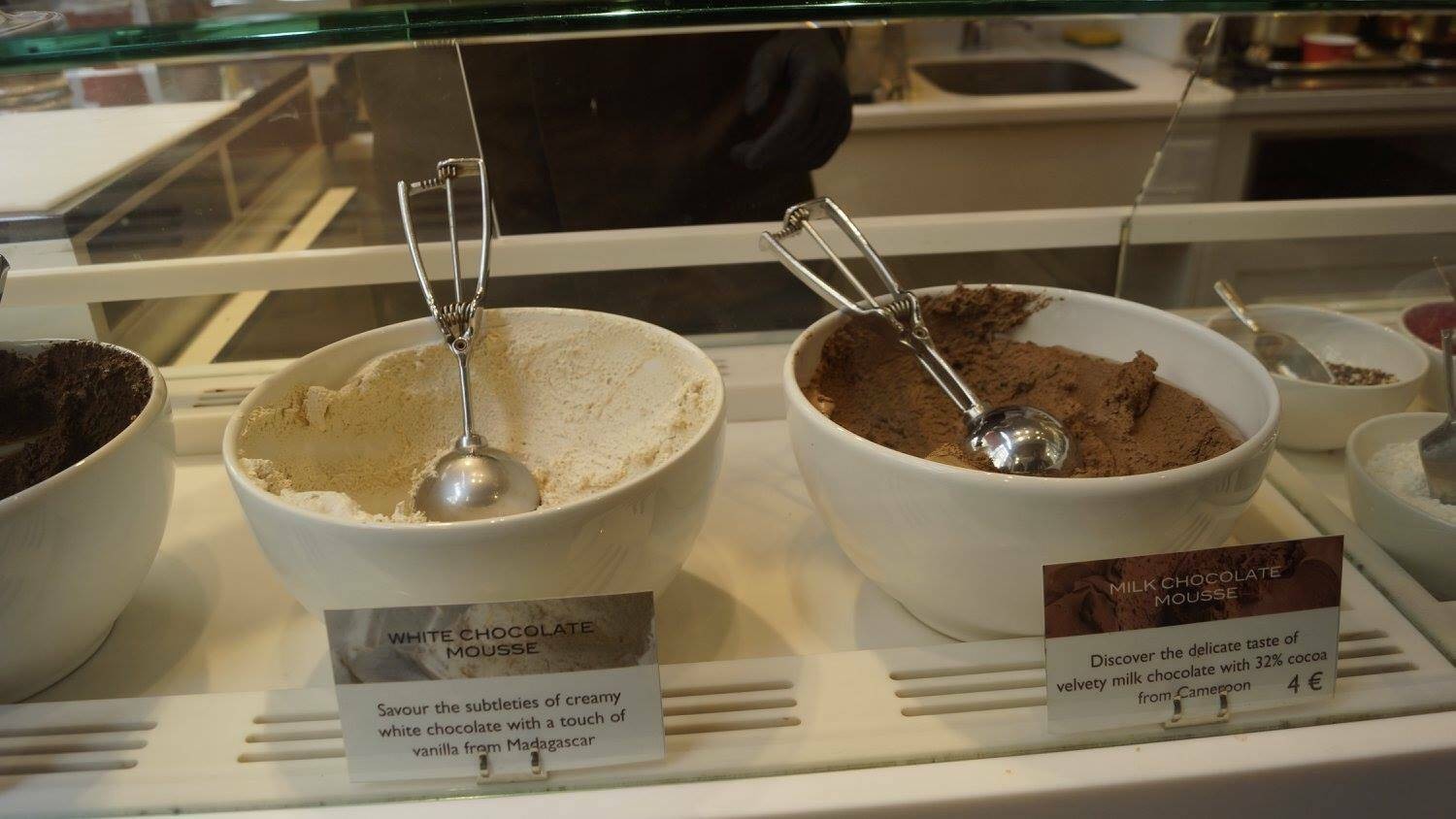 รีวิว Neuhaus grand place - The best mousse chocolate