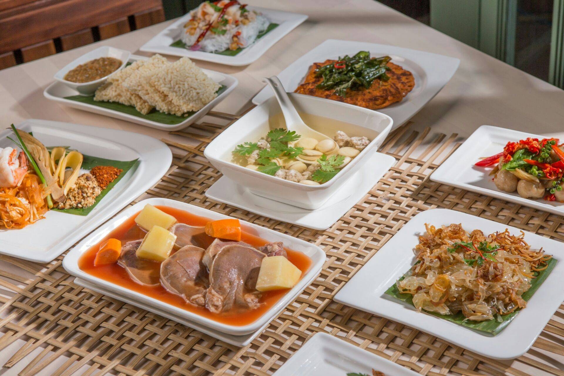 ครัวบรรเลงสาธร Krua Banleng Sathorn สาธร Sathorn - สั่งอาหารเดลิเวอรี ...