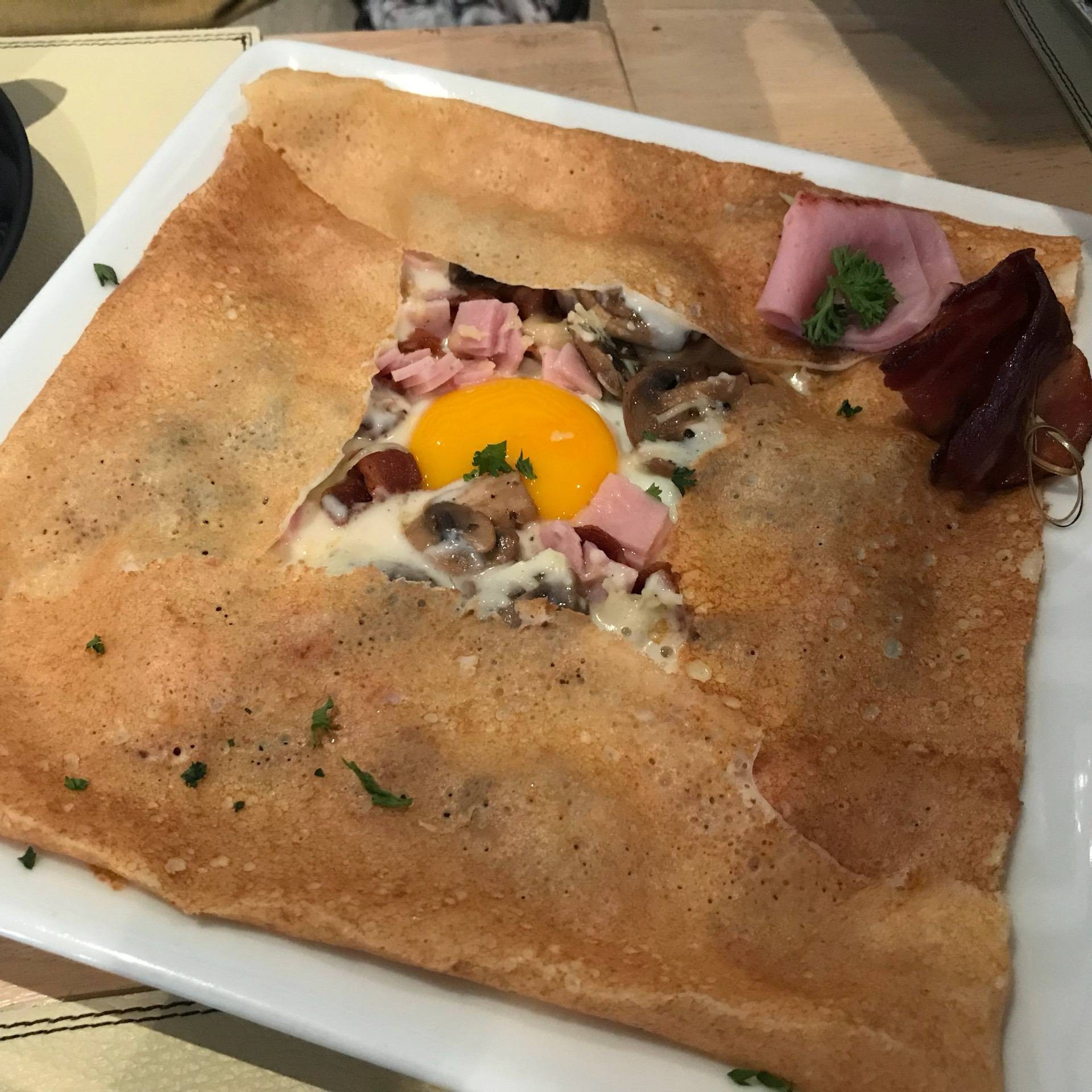 รีวิว Crepes & Co. หลังสวน - สายๆ วันอาทิตย์อิ่มกระหน่ำกับเมนู Crepe