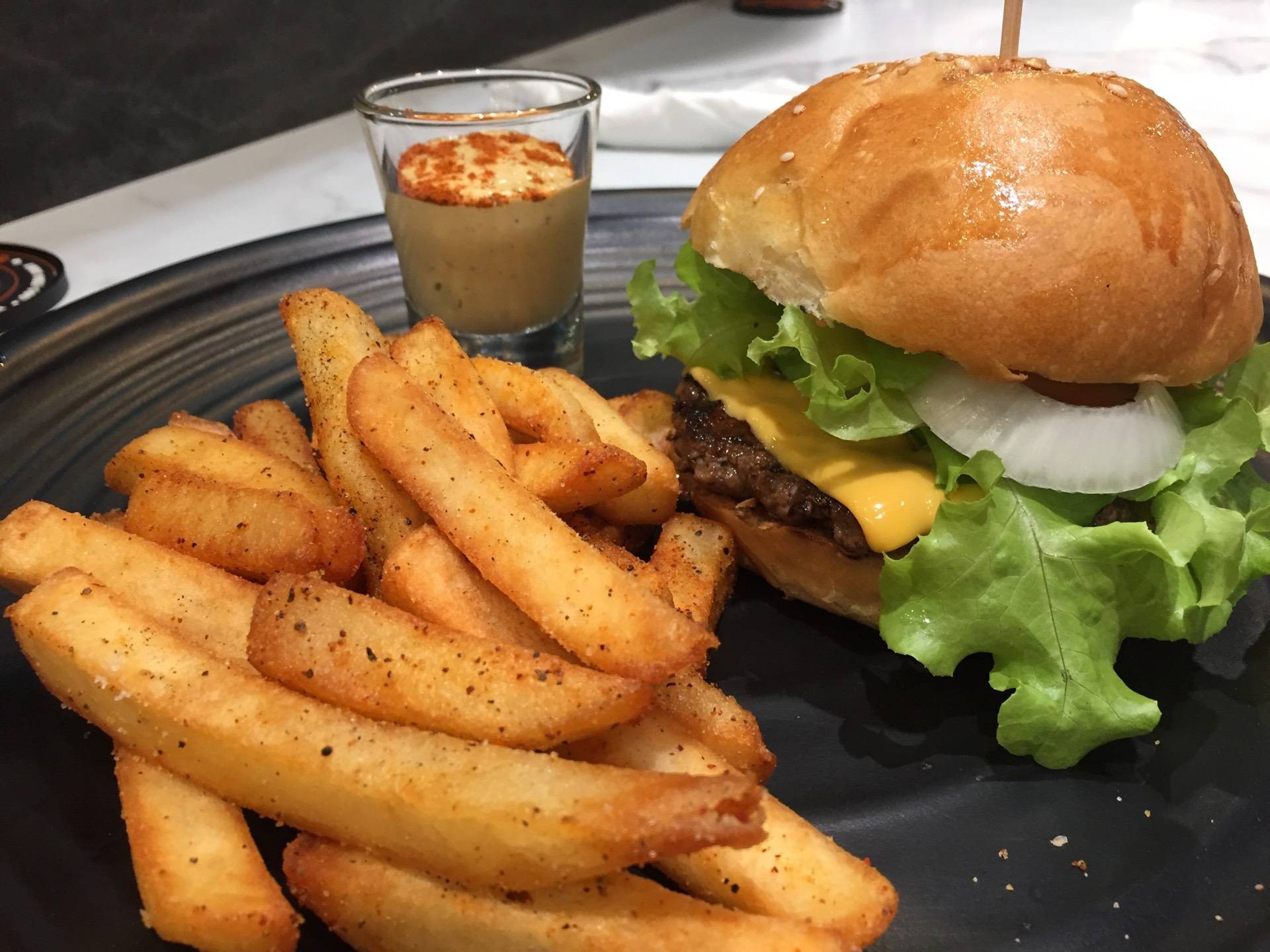 แฮมเบอร์เกอร์ ร้าน The Beef Master by Company B เดอะมอลล์บางกะปิ - Wongnai