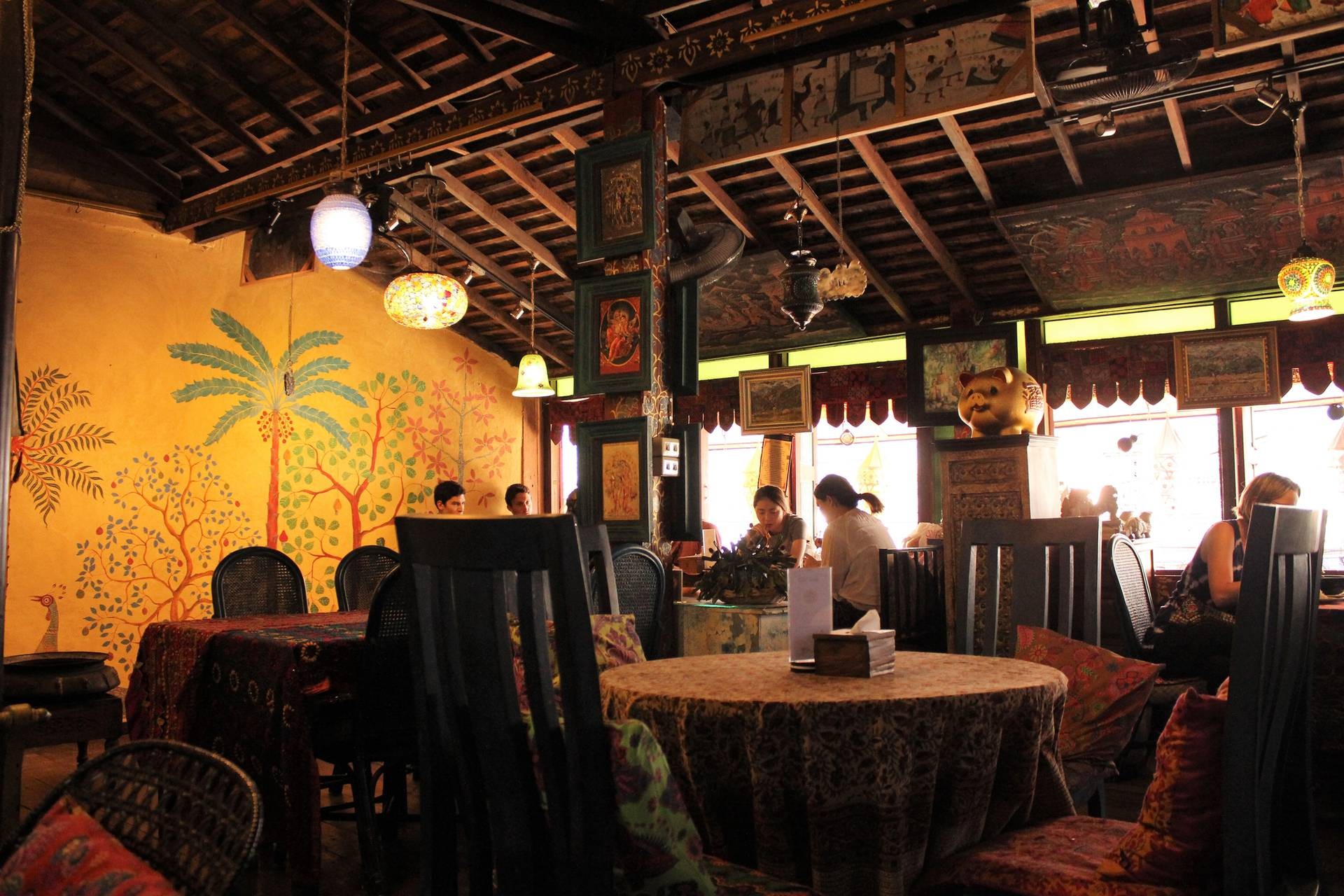 รีวิว The Thamel Coffee Shop - หลงไหลบรรยากาศร้านที่มีเอกลักษณ์เฉพาะตัว