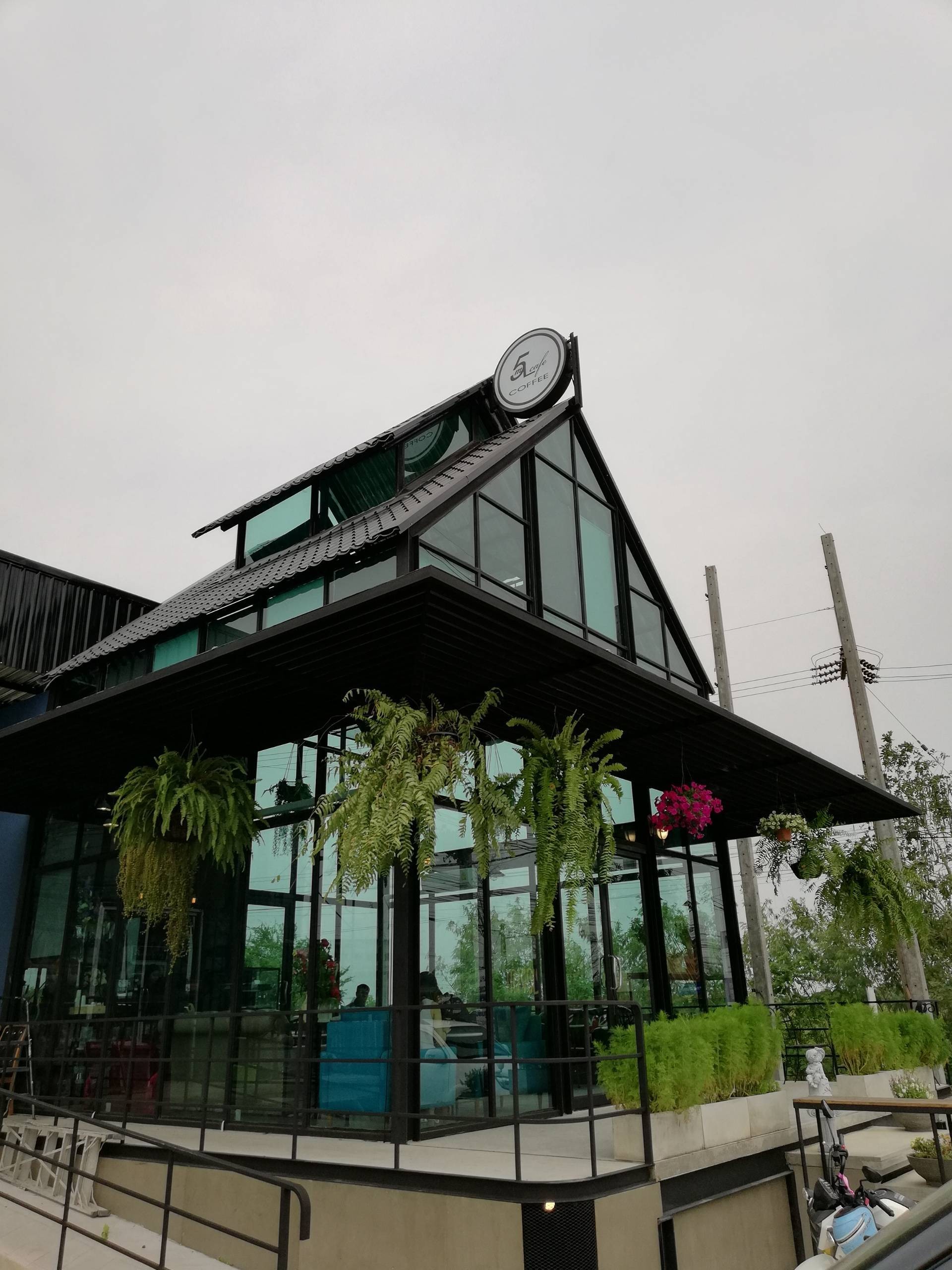 รีวิว ML5 Coffee@ 8ริ้ว & อิ่มพุง เรสเตอรองค์ ลาดขวาง - แวะพักดื่มกาแฟ ...