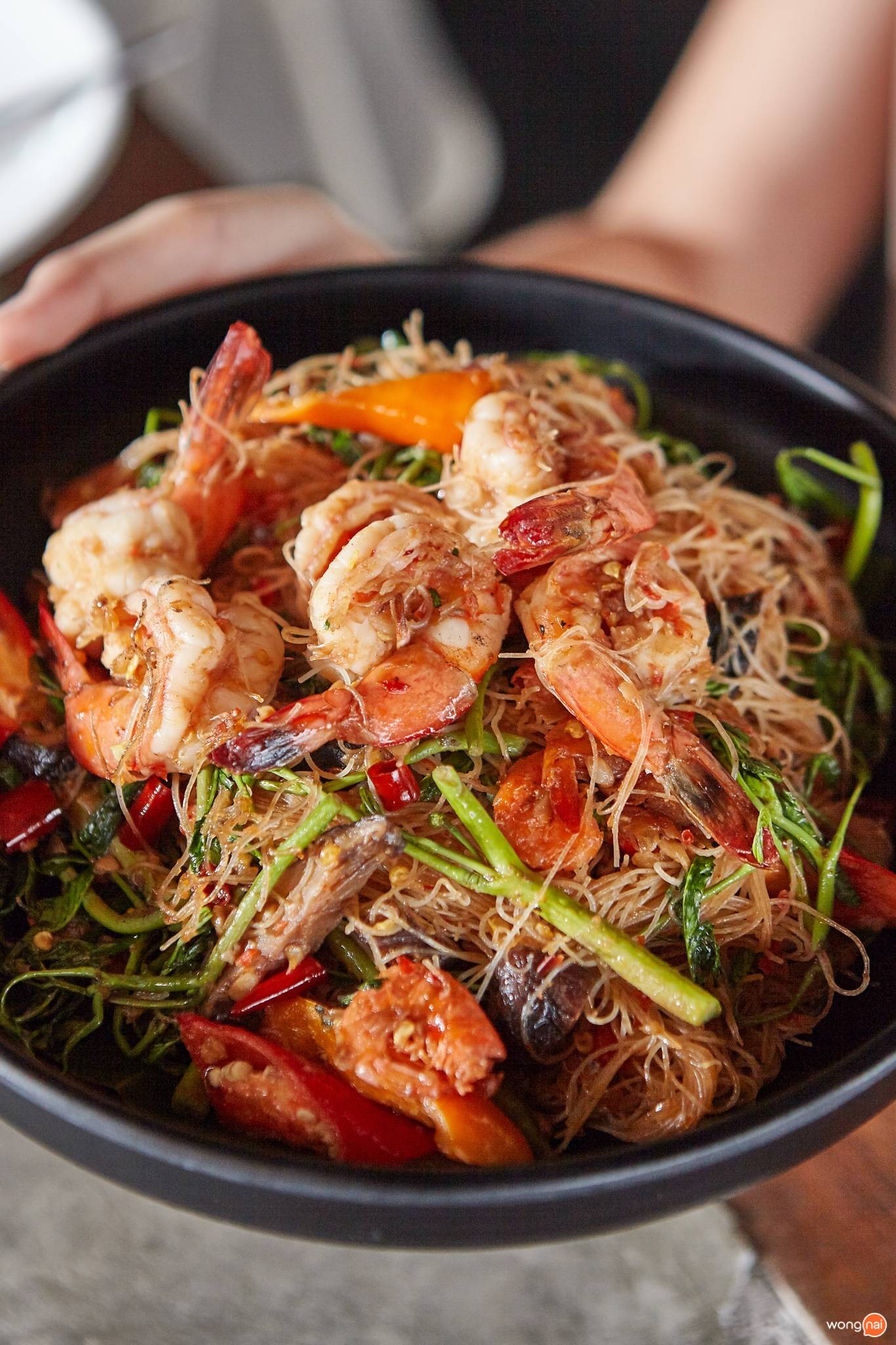 Moken ร้านอาหารทะเลเปิดใหม่ริมอ่าวไทย บรรยากาศชนะเลิศ เหมาะพามายกบ้าน!