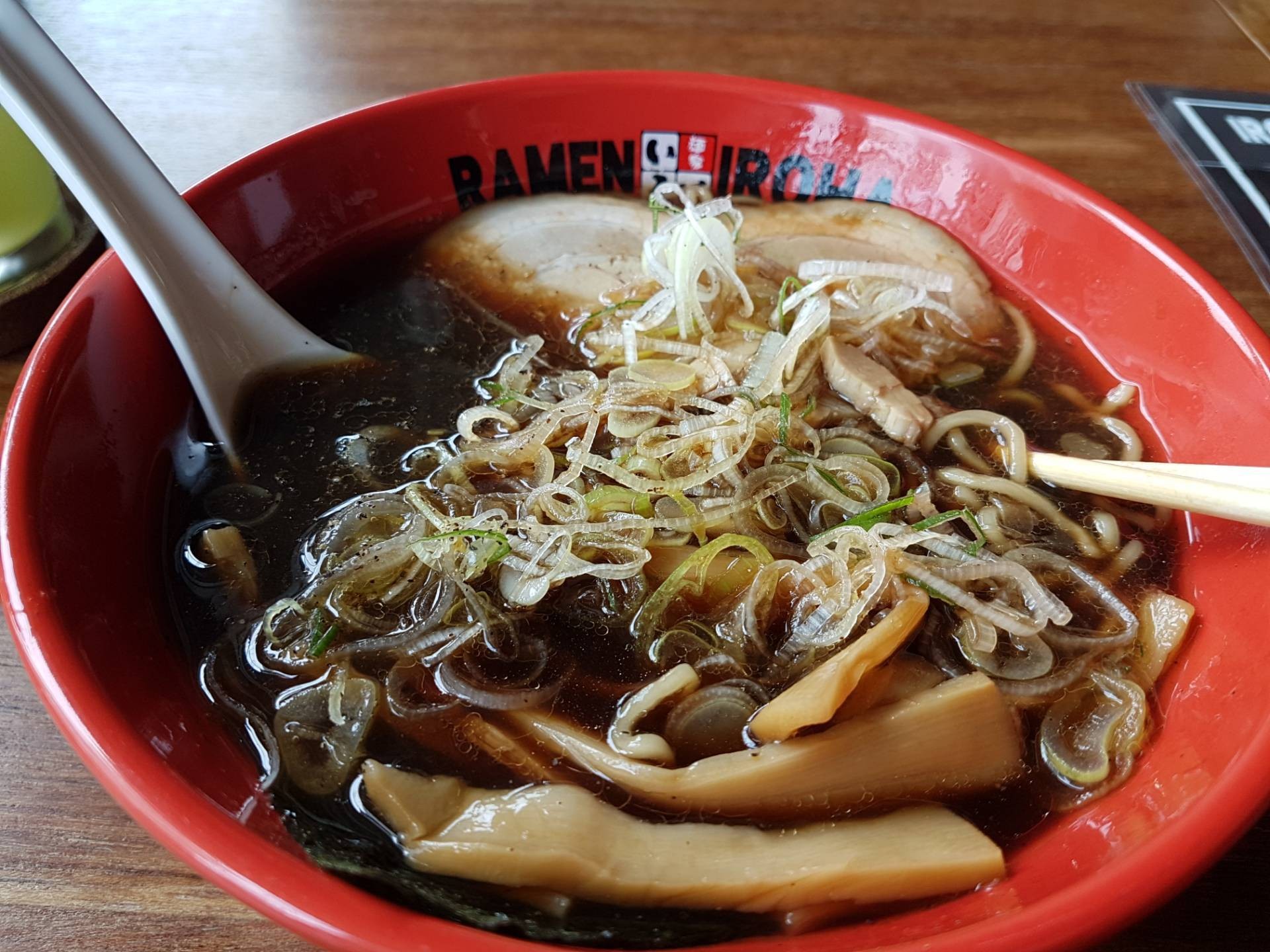 รีวิว IROHA Ramen & Izakaya Habito mall - ราเมงน้ำดำโทยาม่าอร่อย มีความ ...