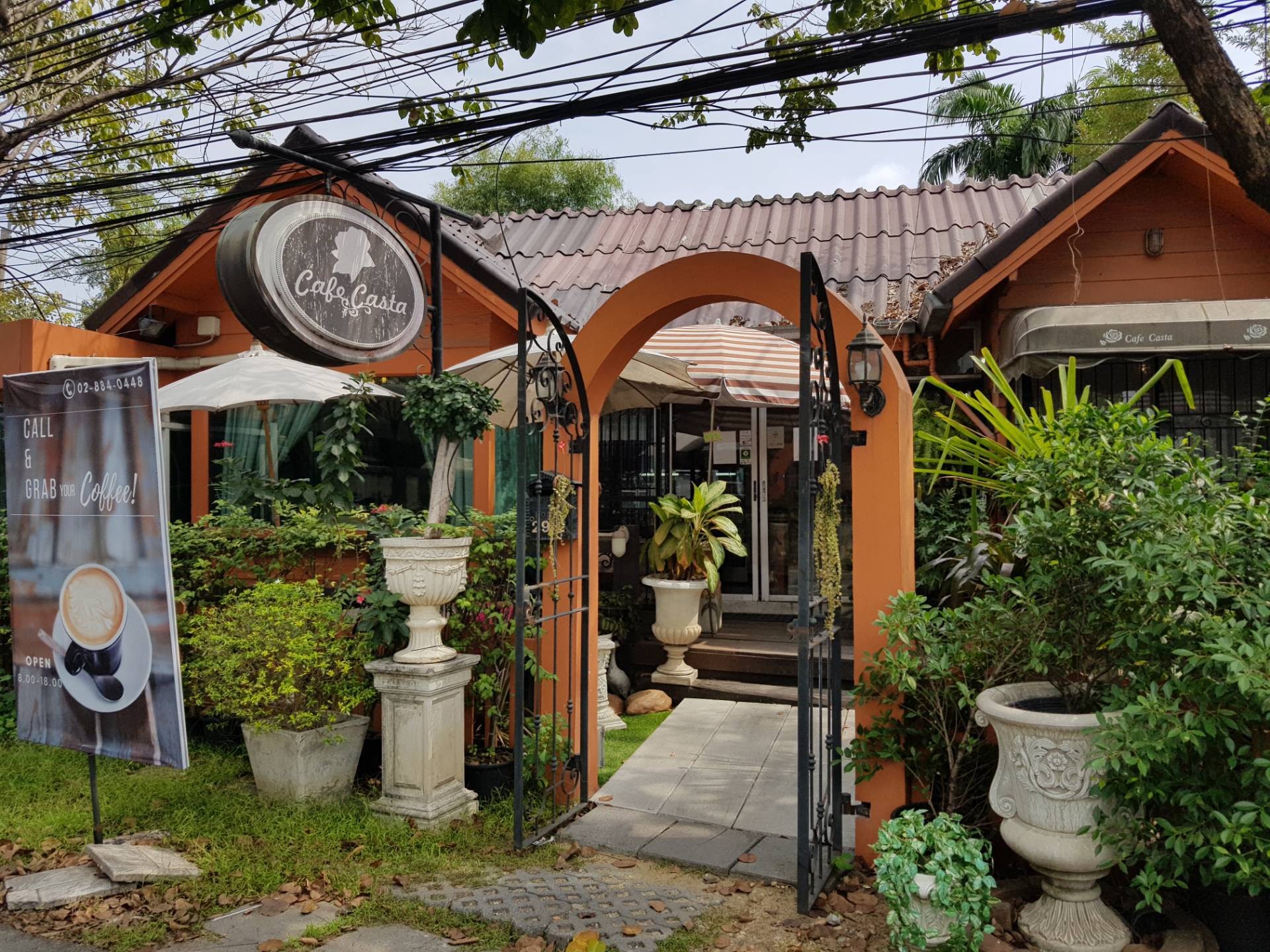 รีวิว Cafe Casta - เมนูเครปดูดี รสชาติโอเคทานได้เลยนะ - Wongnai