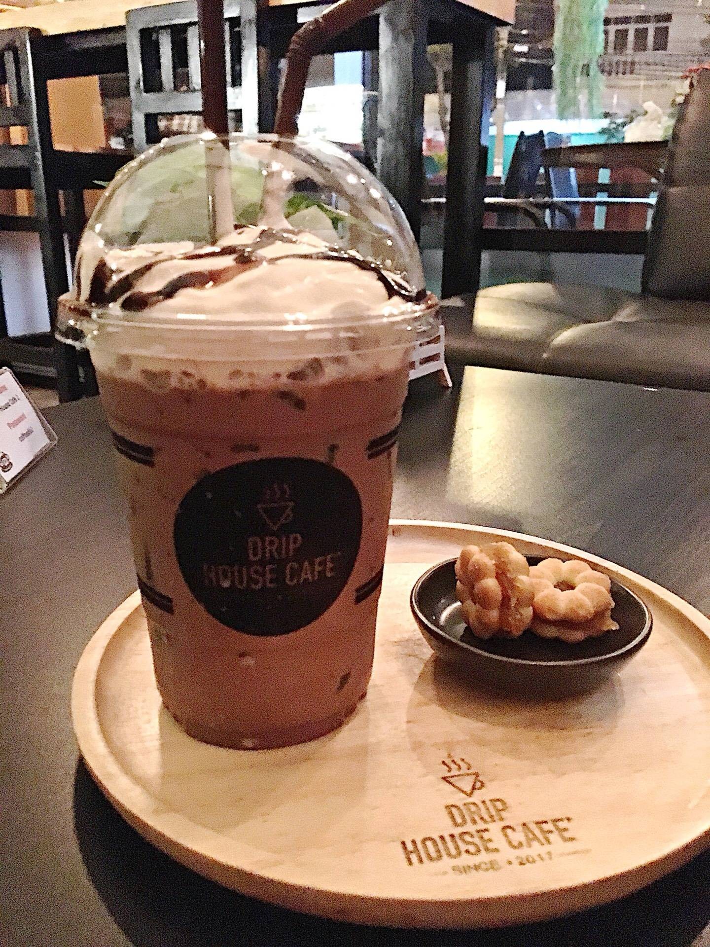 รีวิว Drip House Cafe ประชาอุทิศ - คาเฟ่ ทั้งเครื่องดื่มและของคาว ดึกๆมีแอล