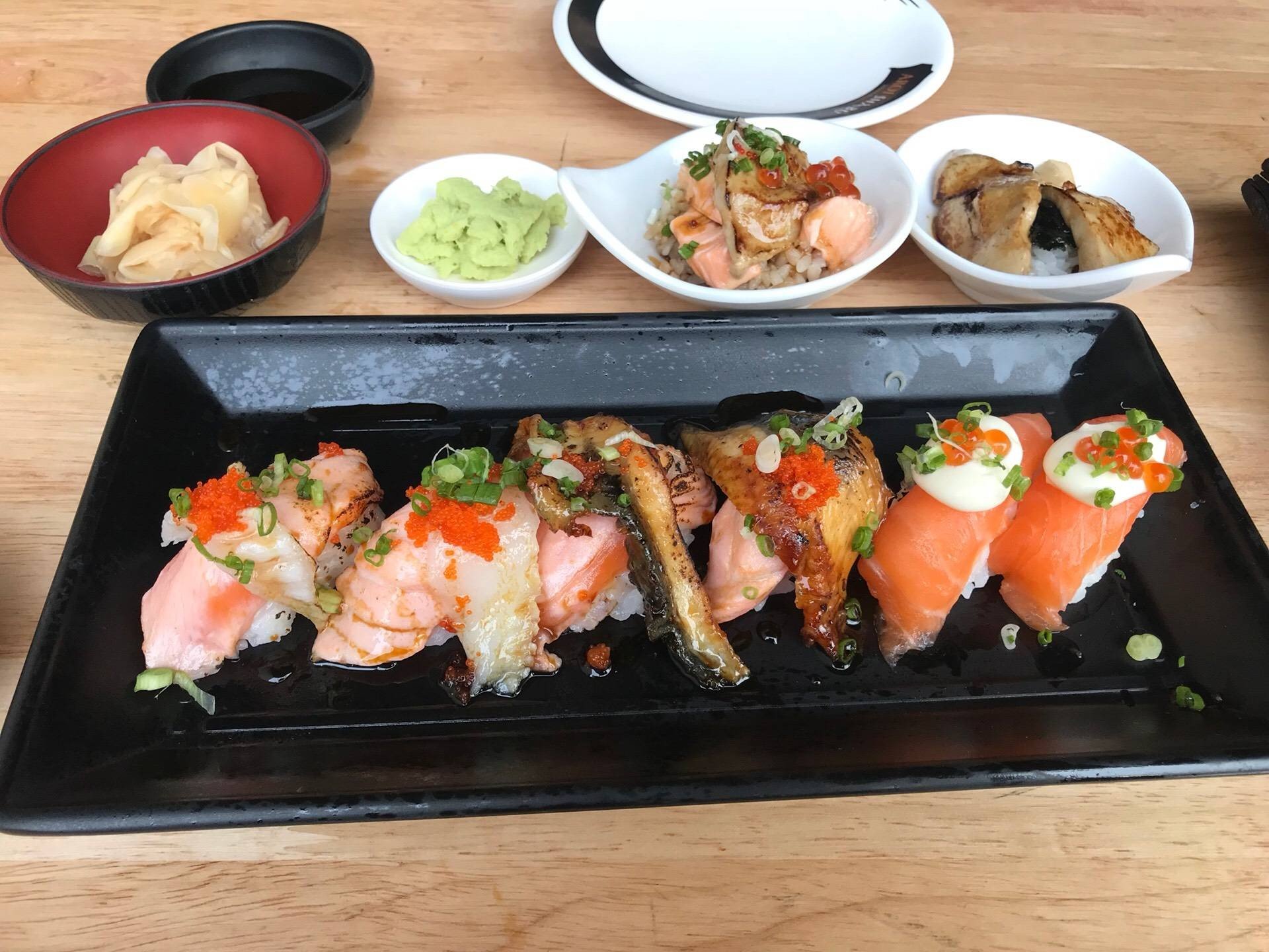 รูป Aroi Sushi Thru Thonglor ถนนเพชรบุรีตัดใหม่