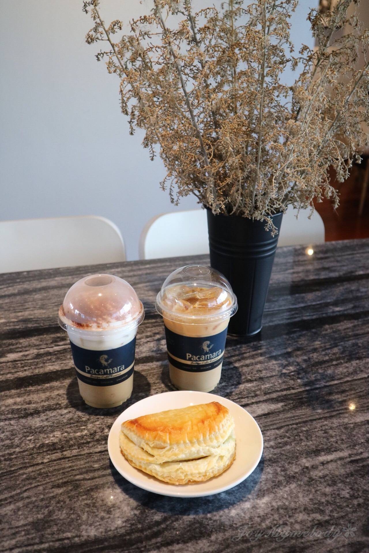 รีวิว PACAMARA Thonglor 25 - กาแฟกลมกล่อม กับพายฟูกรอบ