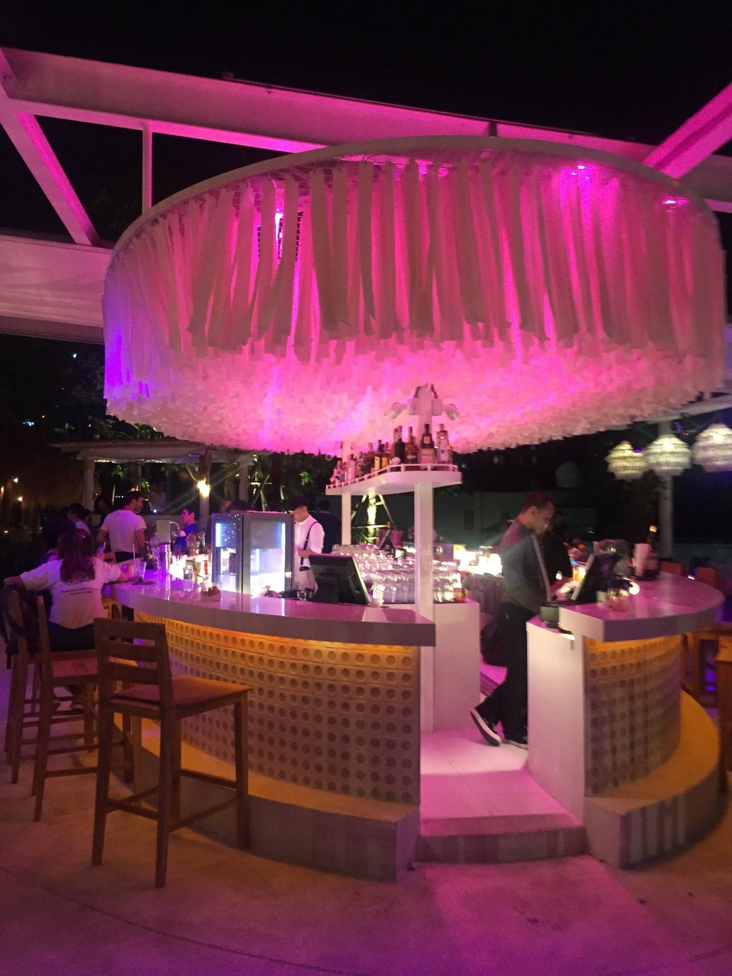 รีวิว Escape Bangkok Emquartier - สถานที่ Hang out น้องใหม่ ใจกลางเมือง