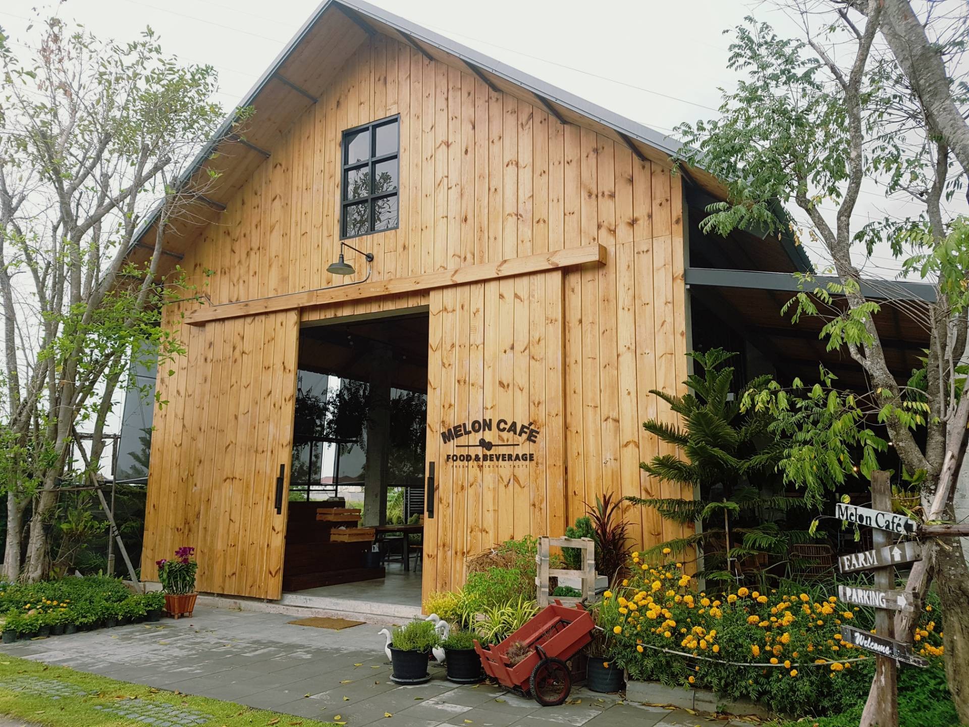 รีวิว Melon Cafe Melon JJ Farm - ร้านในฟาร์มเมล่อนเลย