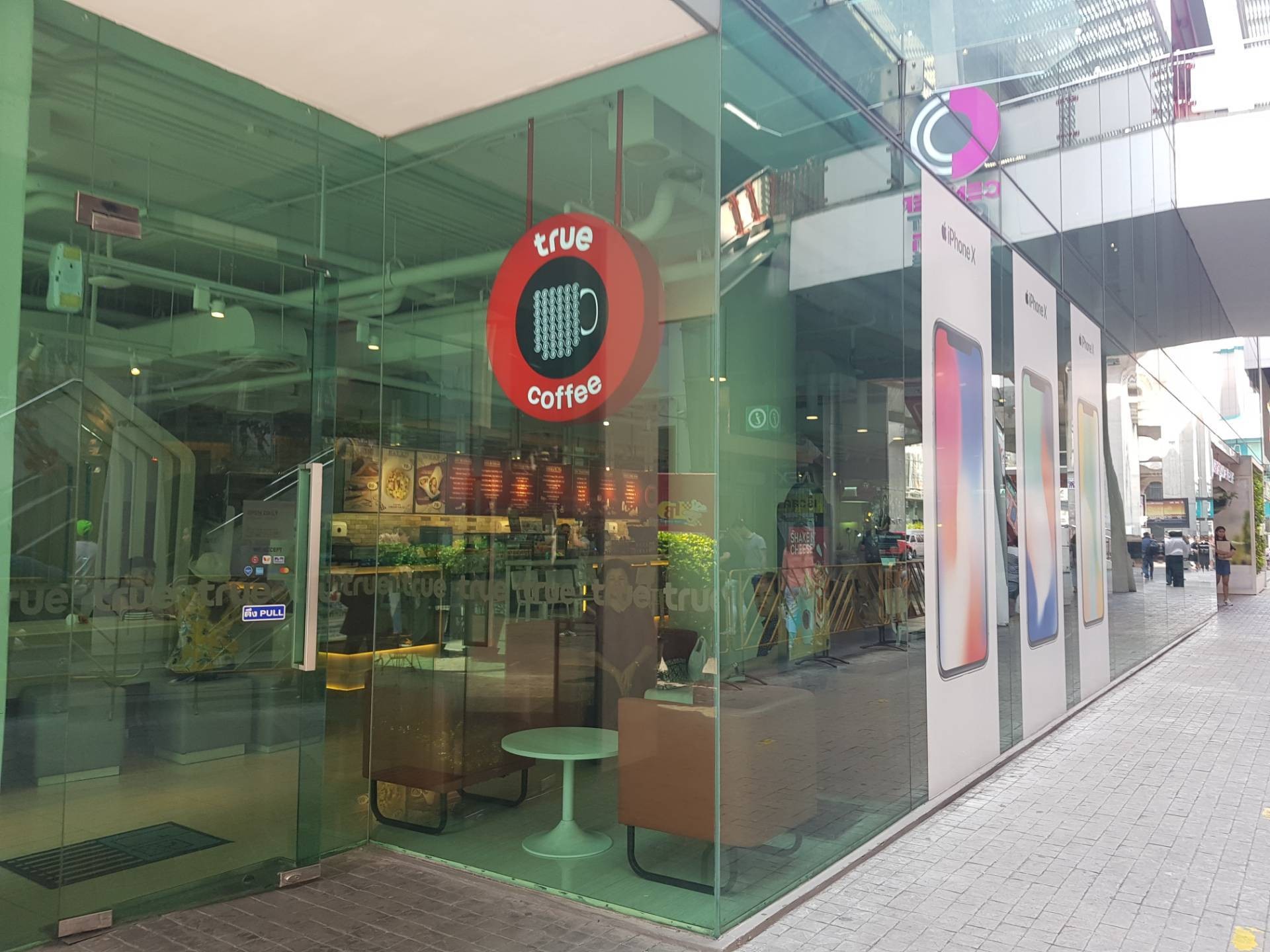 รีวิว True Coffee Flagship Store เซ็นเตอร์พอยท์ ออฟ สยามสแควร์ - กาแฟ & ชาเขียว เข้มข้นหวานมันอร่อย