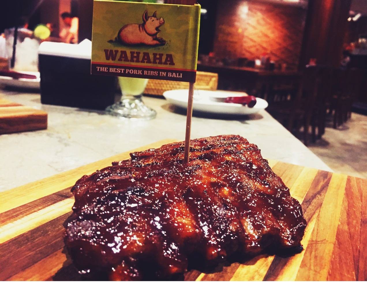 รีวิว Wahaha สาขาโรงแรม swiss-Belresort - Pork Ribs ที่เลิศลํ้าที่สุดในบาหลี เลอค่า อร่อยทุกอย่าง