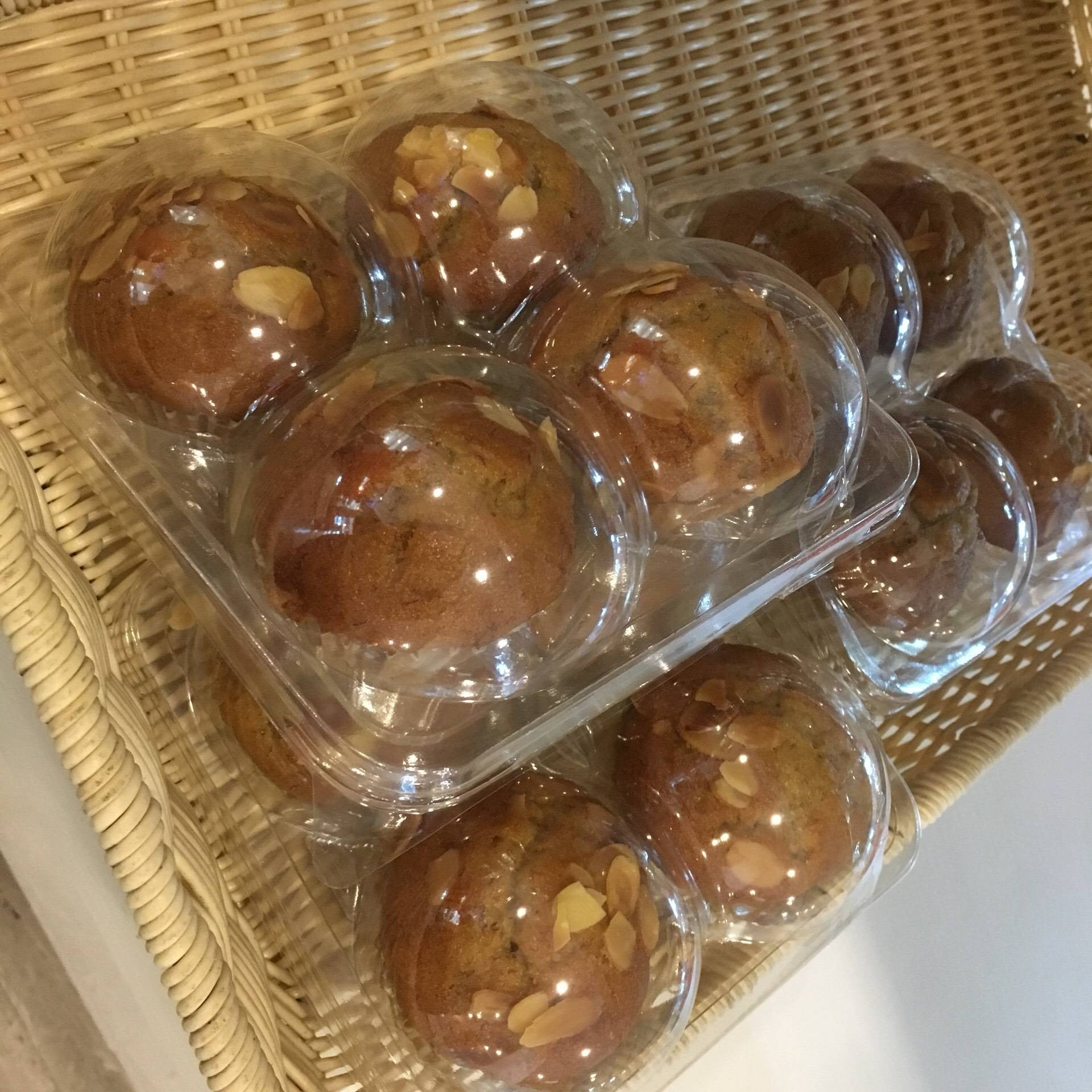 รีวิว Home Bakery - - ร้านนี้คนเยอะตลอดเวลา ราคาถูก