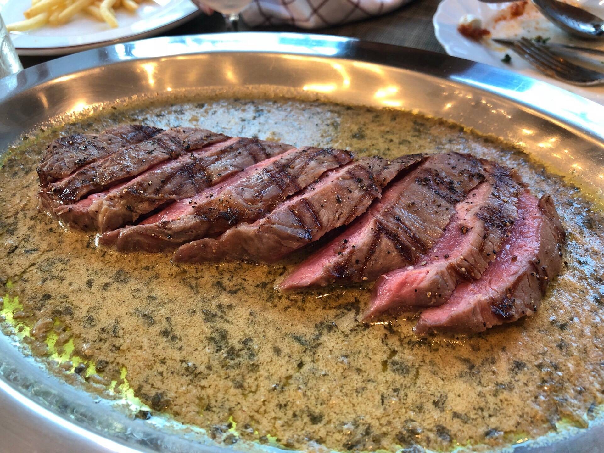 รีวิว Le Boeuf The Steak & Fries Bistro ทองหล่อ - สเต็กดีงาม เนื้อนุ่ม ...