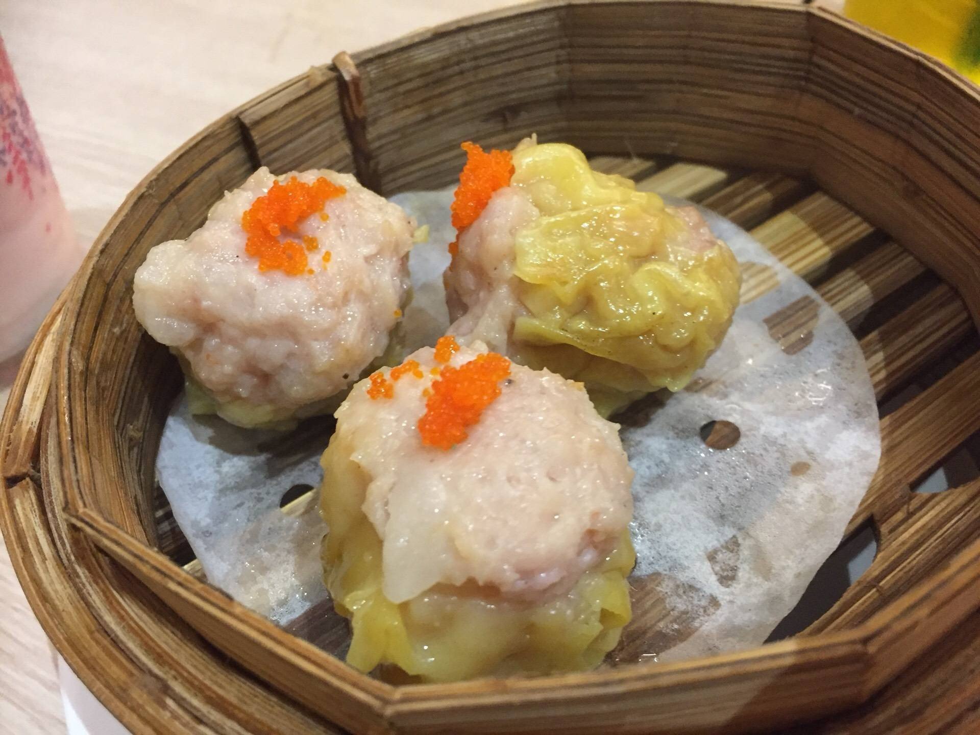 รูป เหอ เฉิน ฟง DIM SUM & BBQ วัดมังกร