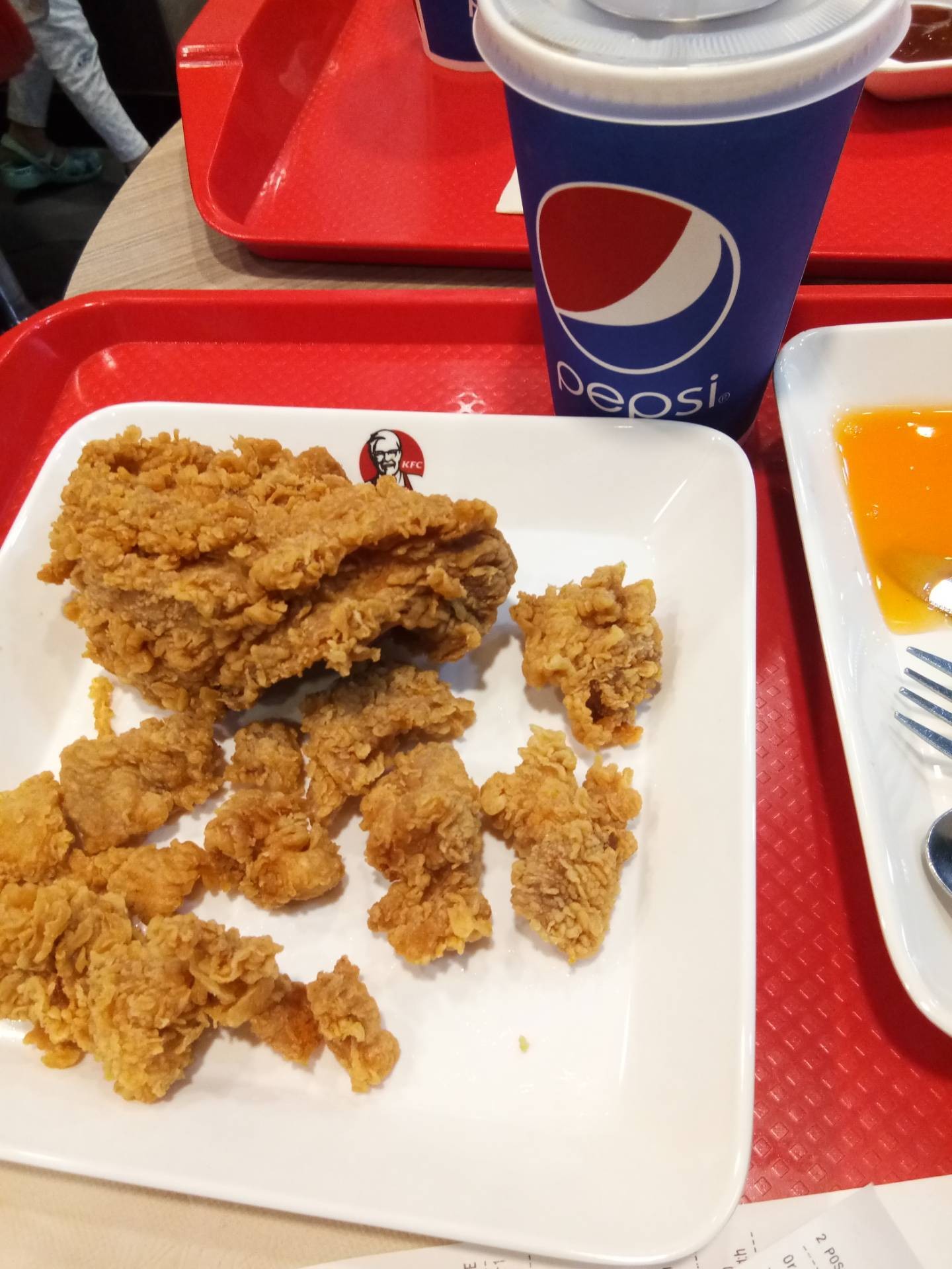รีวิว KFC Midtown ASOK - อากาศร้อนๆยามบ่าย ลากไก่ไปกินในห้องแอร์