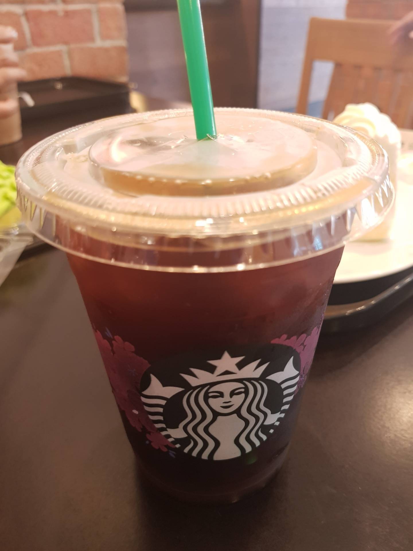 รีวิว Starbucks Station One - พนักงานบริการดีร้านก็ยิ่งน่าเข้า