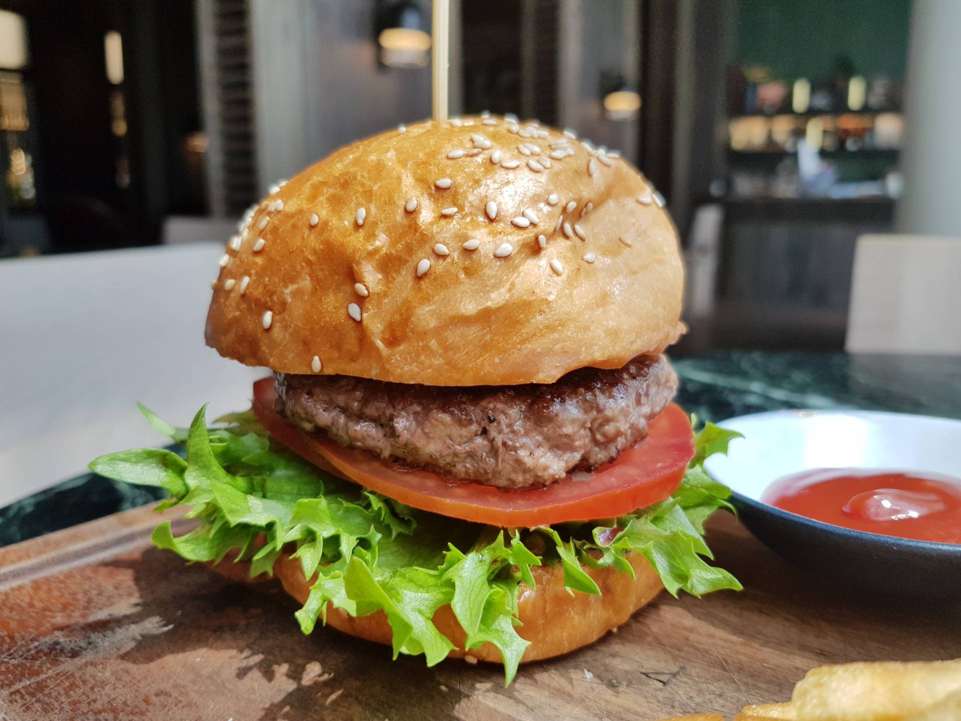 CLASSIC BURGER ร้าน SIWILAI CITY CLUB Central Embassy