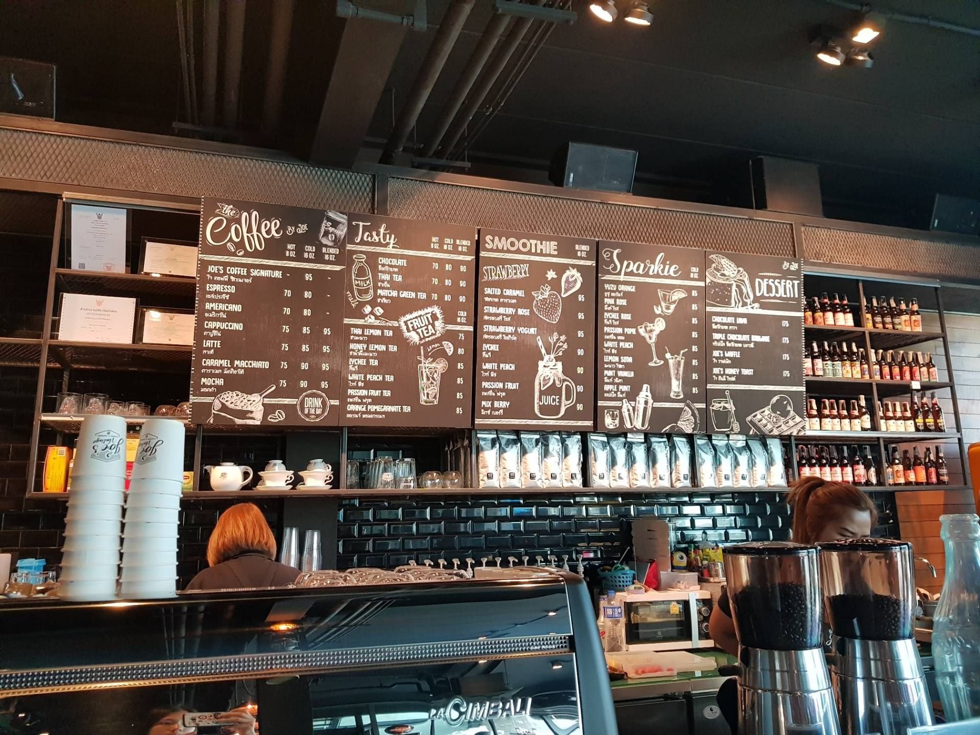 รีวิว Joe's Vintage Coffee & Dessert - ร้านกาแฟวินเทจ ชิคๆ คลูๆ