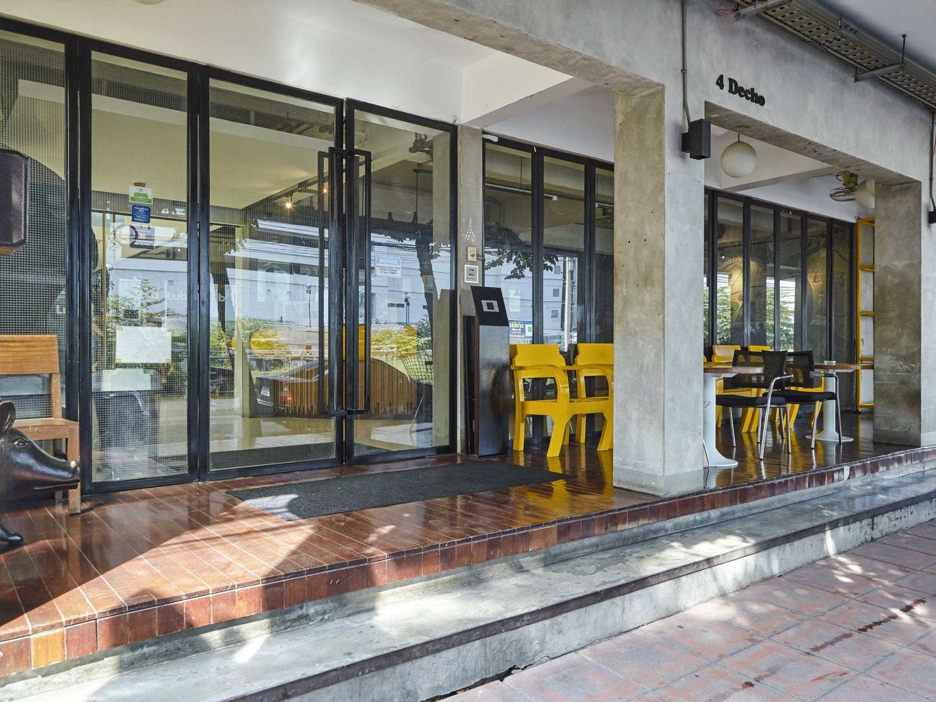 โรงแรมหลับดีบางกอก (Zen Hostel Decho Road) - รีวิวที่พัก