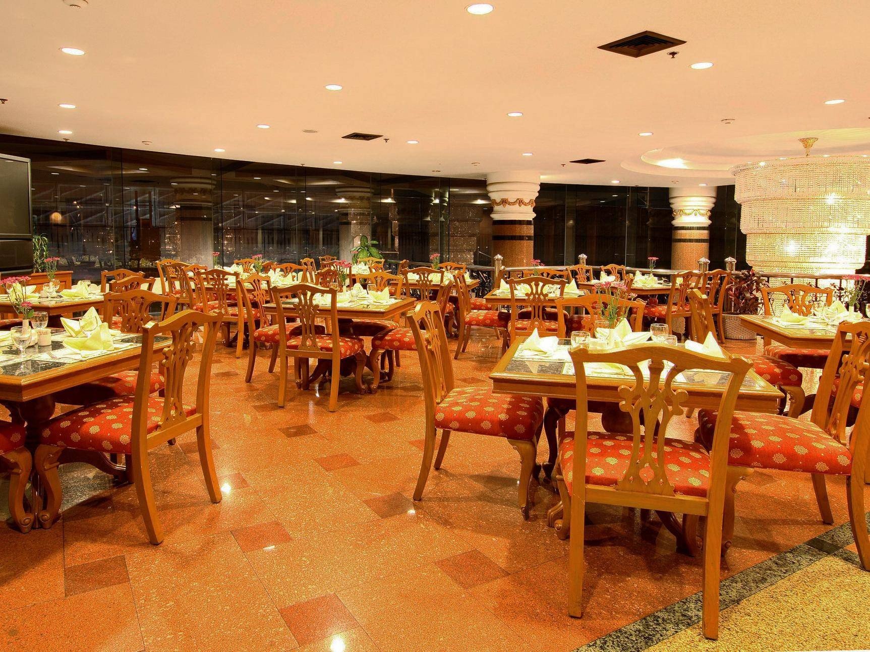 แกรนด์ทาวเวอร์อินน์ (Grand Tower Inn) - รีวิวที่พัก