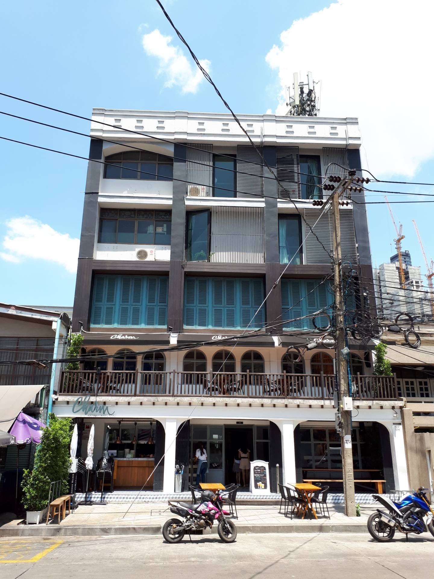 รีวิว Charm Eatery and Bar สาธร - อาหารไทยรสกลมกล่อม ราคาในเมือง