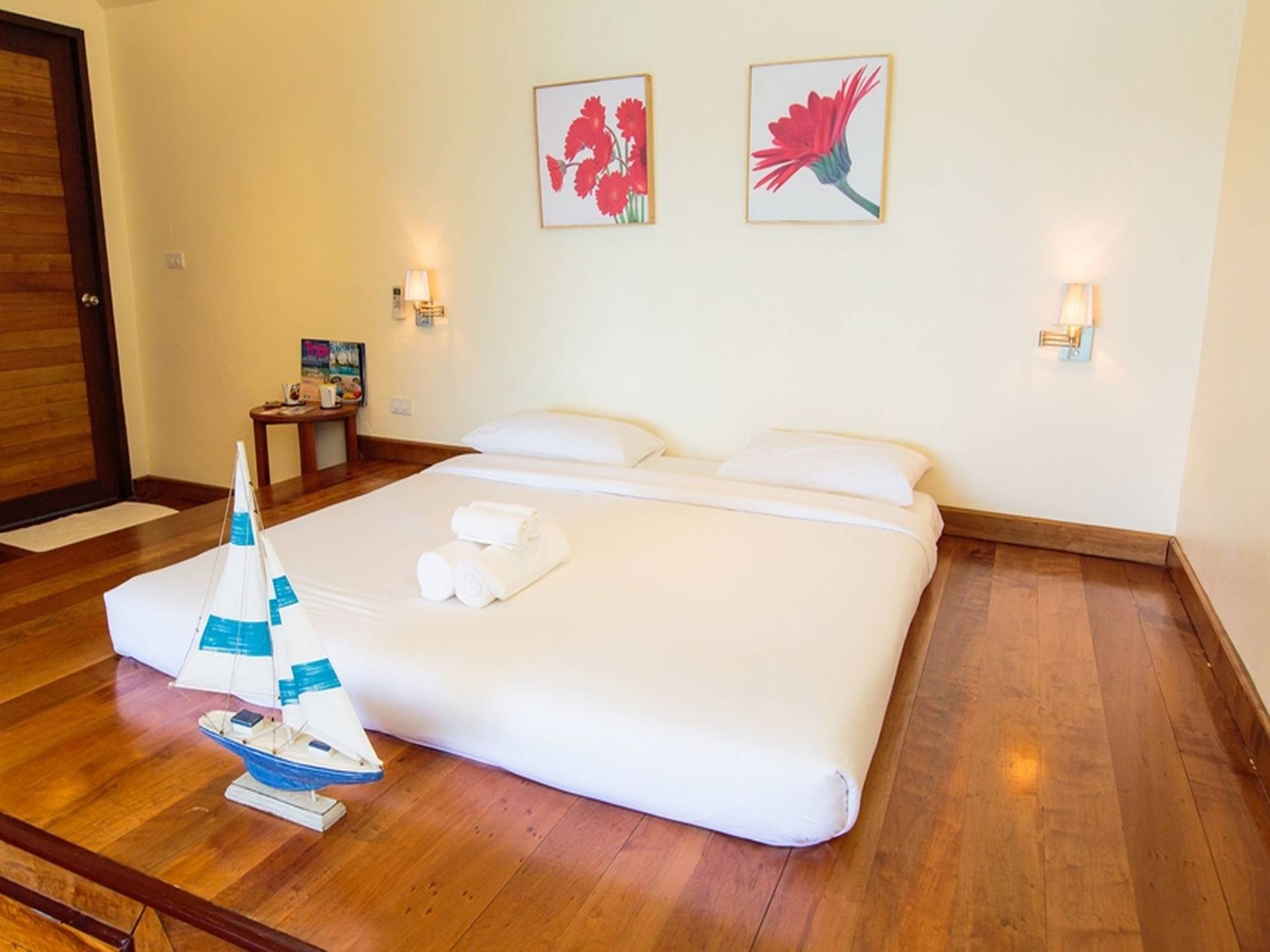 รูป กัปตันฮุกรีสอร์ท