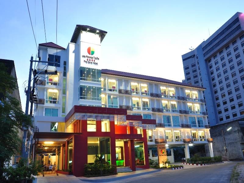 เดอะคัลเลอร์โฮเต็ล (The Color Hotel) - รีวิวที่พัก