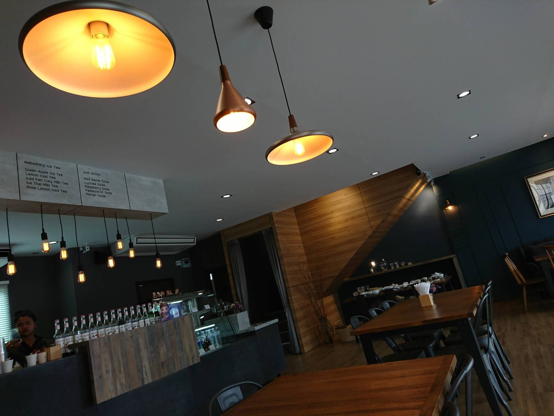 รีวิว Cafe' Delight - ก้าวแรกที่เข้ามาผมถึงกับต้องถามว่า "วันนี้ขายมั้ย ...