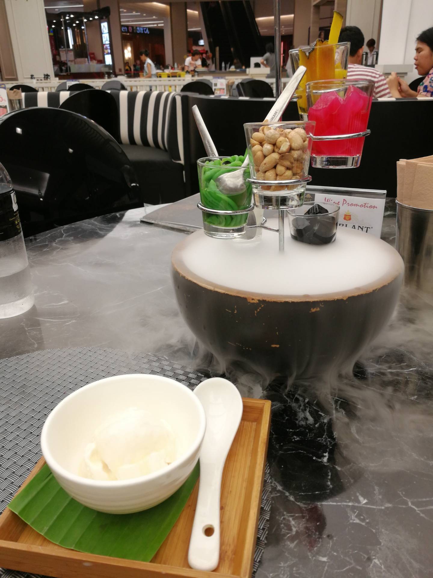 รีวิว Eat Pot เอ็มควอเทียร์ - ร้านอาหารสไตล์ข้าวหม้ออบราคา ที่เมนูดูน่า ...