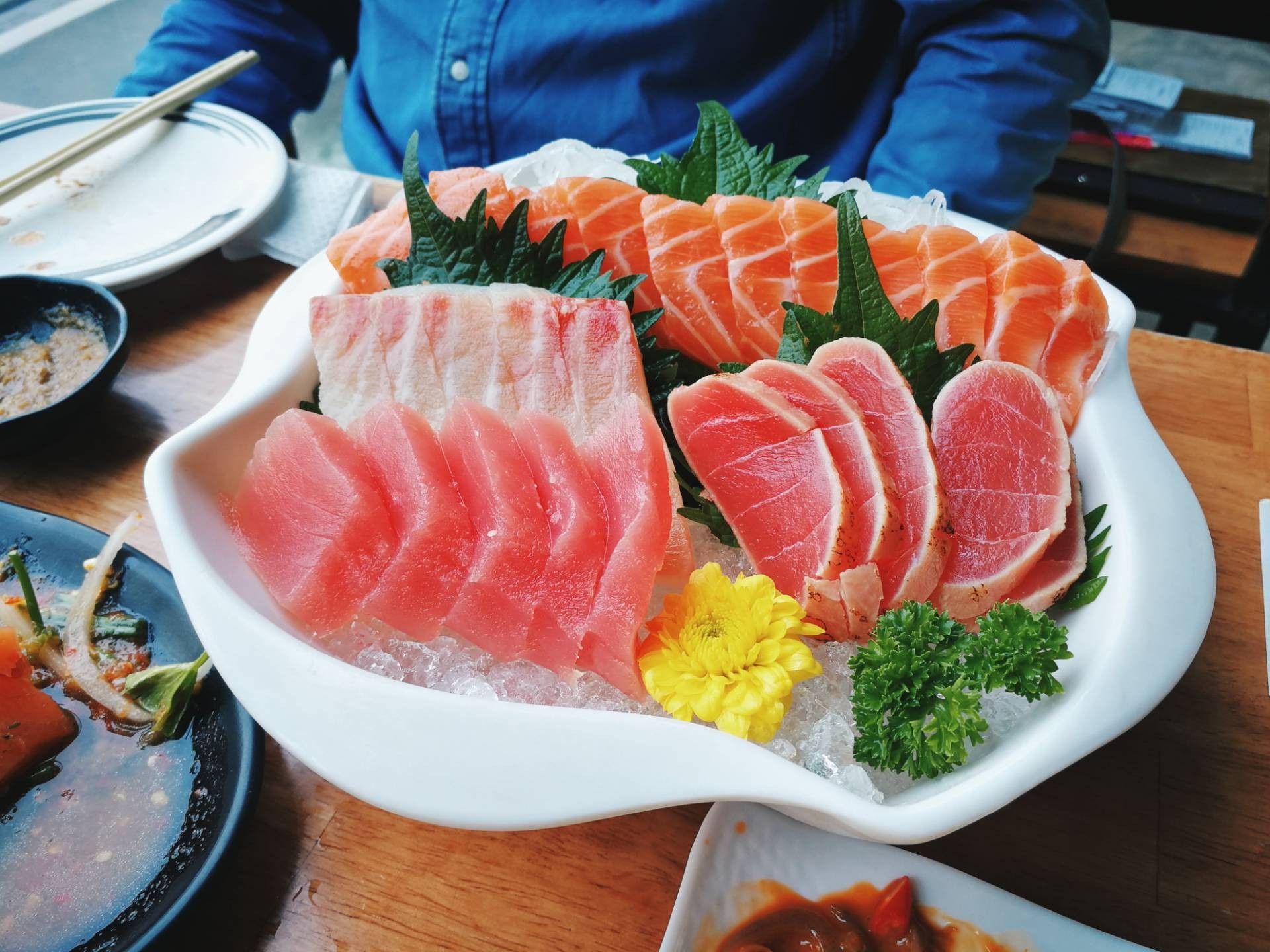 รีวิว Aroi Sushi Thru Thonglor ถนนเพชรบุรีตัดใหม่ - ร้านอาหารญี่ปุ่นจาก ...