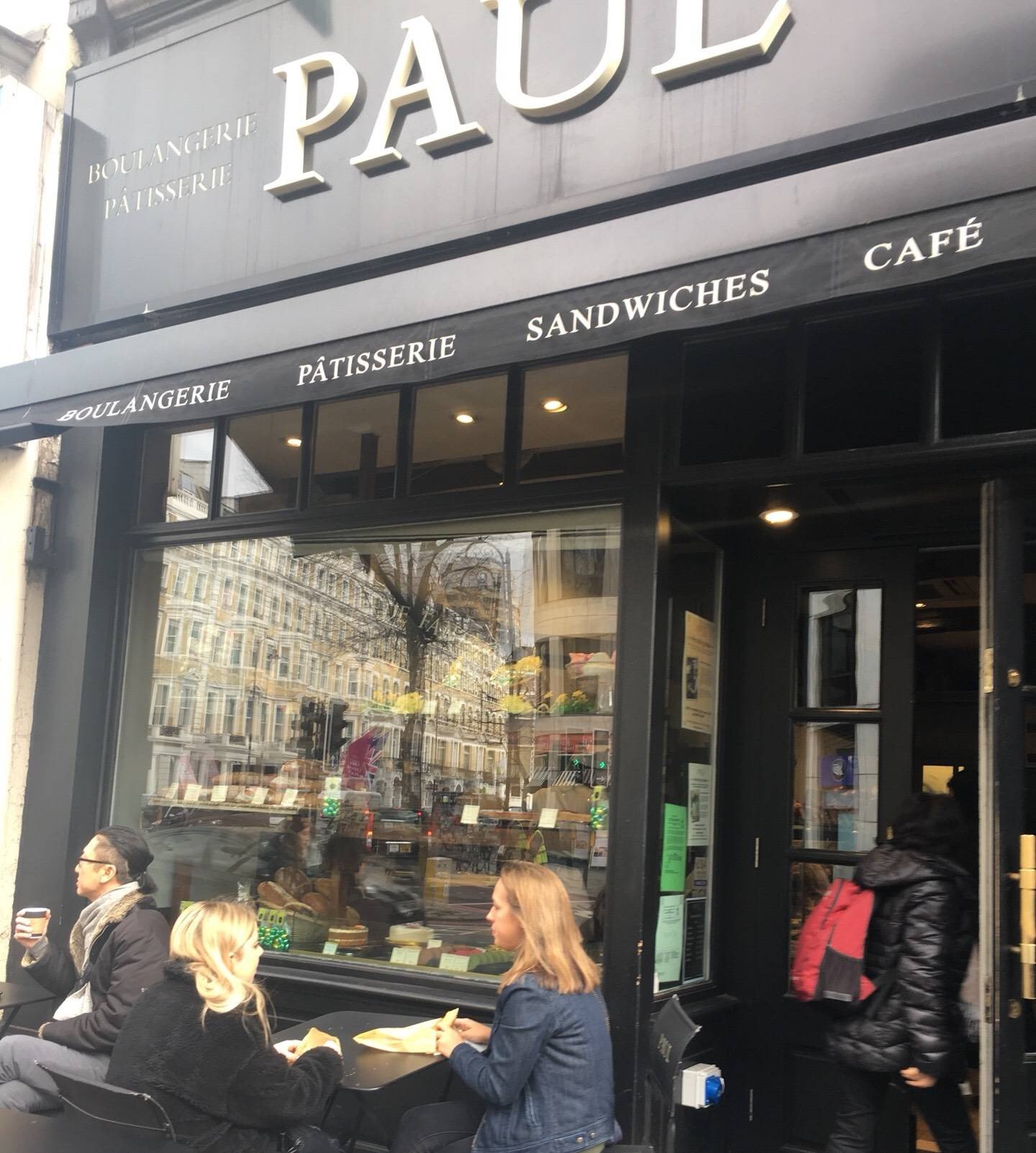 รีวิว Paul Depuis 1889 - ครัวซองอร่อย สาขานี้ร้านเล็ก โต๊ะน้อย