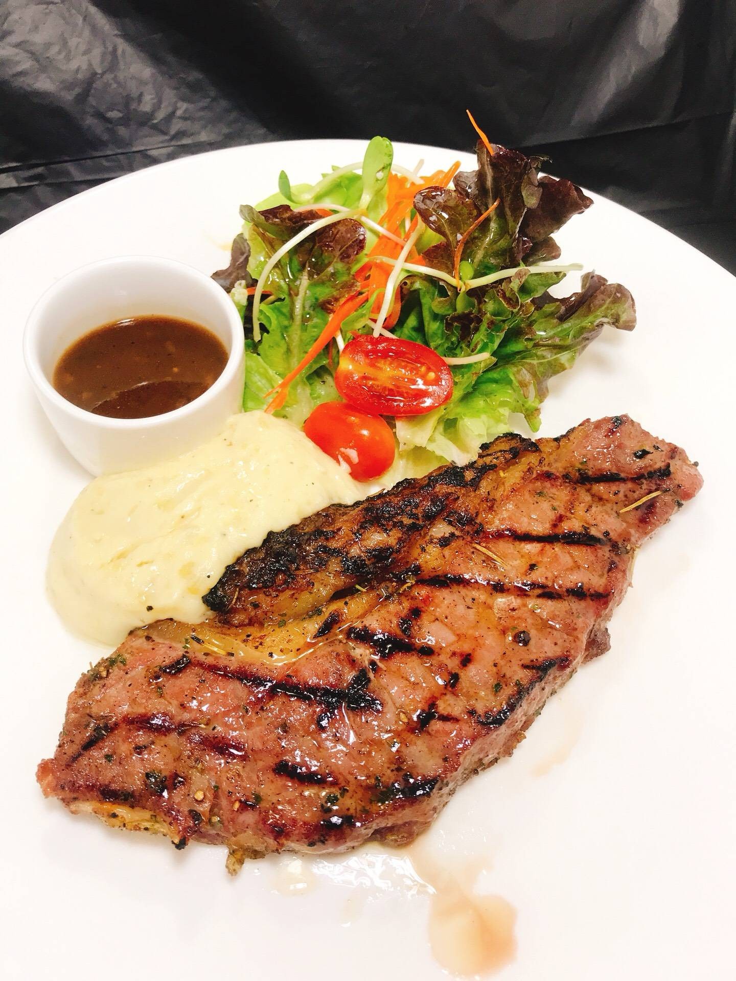 รีวิว Lek Steak ไชน่าทาวน์ - อยากให้ลองมาทานค่ะ สเต็กชิ้นโตๆ เนื้อเน้นๆ ...